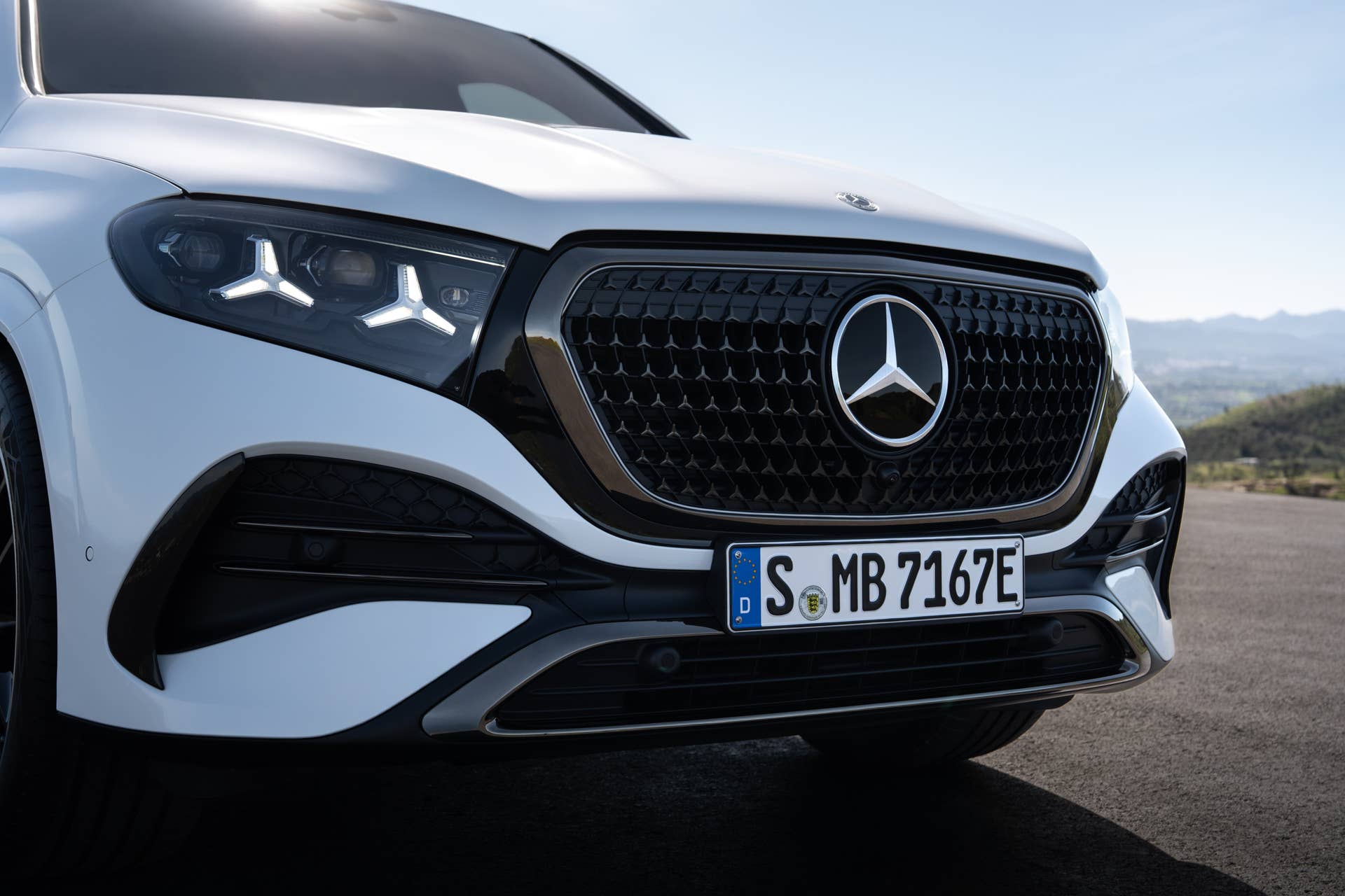 2027 Mercedes GLE Debuts With Massive Changes Ahead of BMW X5 Clash ...