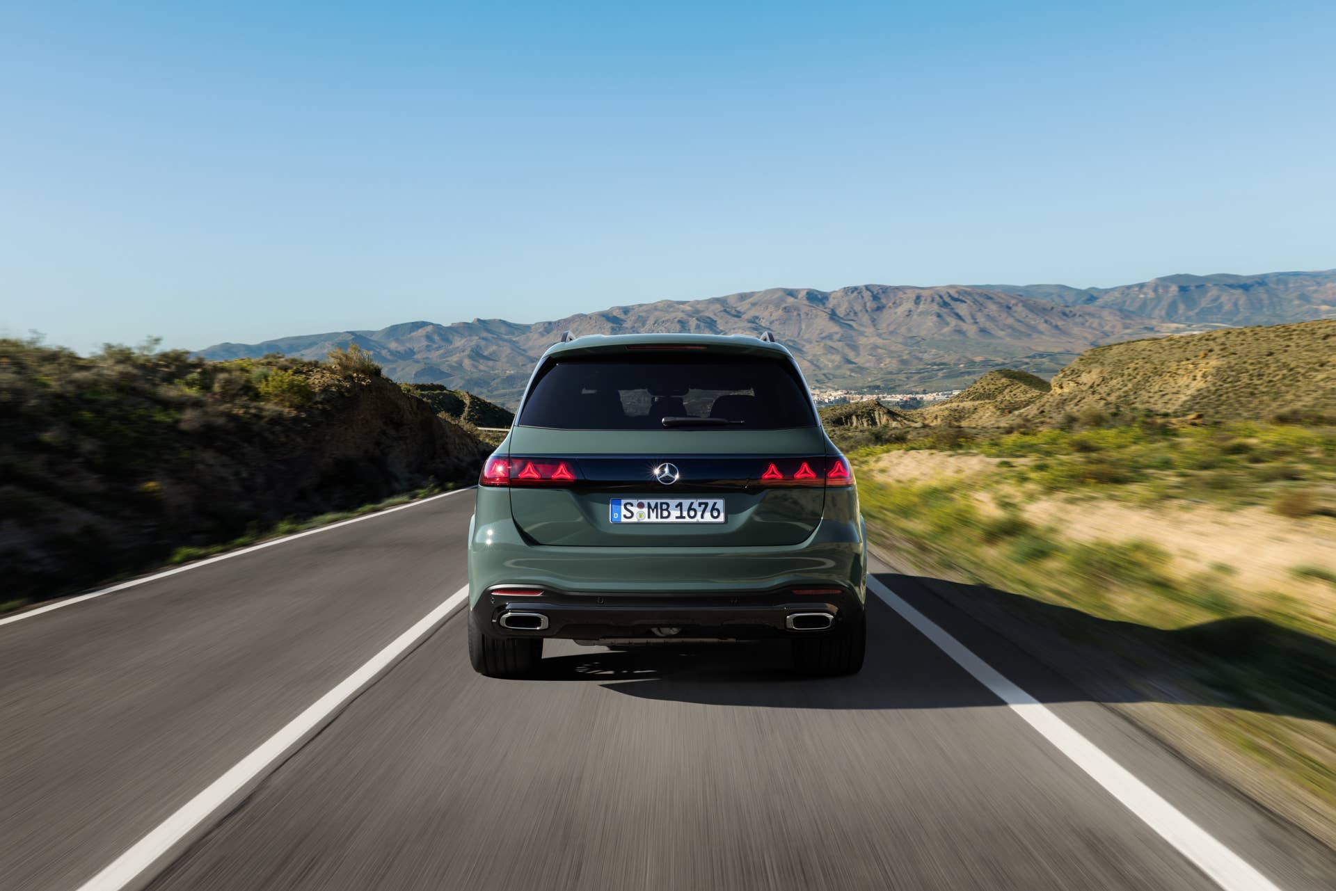 2027 Mercedes-Benz GLS Overhaul Moves the Goalposts for Luxury SUVs ...