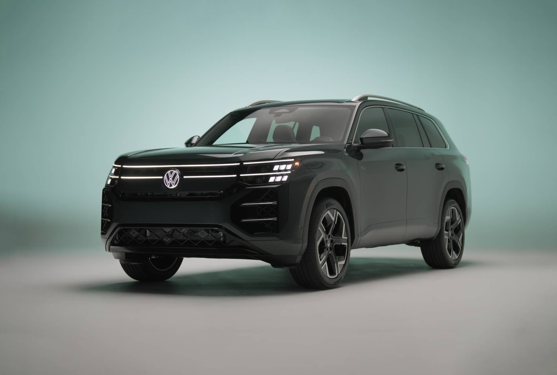 Volkswagen Atlas Now Beats Most Three-Row SUVs On Gas Mileage - Autoblog