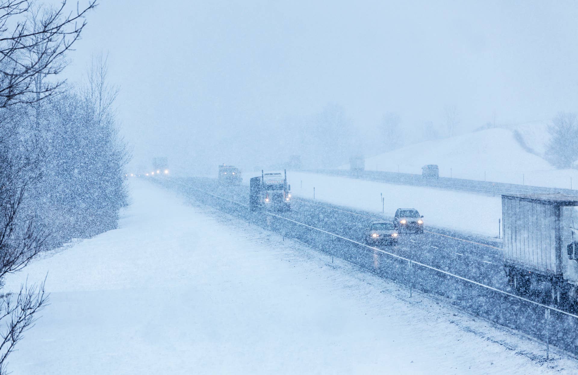 Winter Storm Warning: Up to 5 Feet of Snow & 50 MPH Gusts Threaten ...