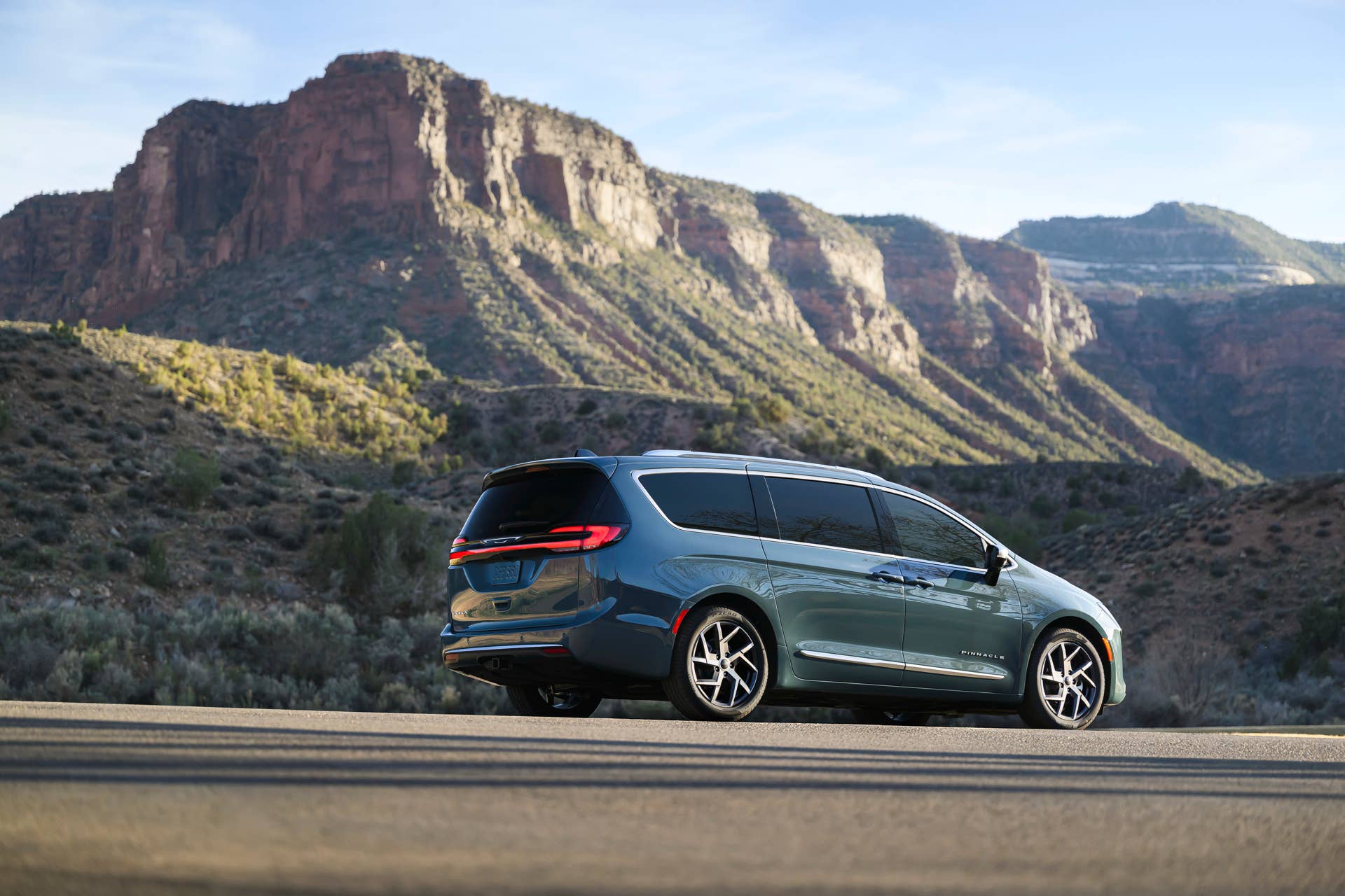 2027 Chrysler Pacifica Arrives With New Look, Updated Tech, and New ...