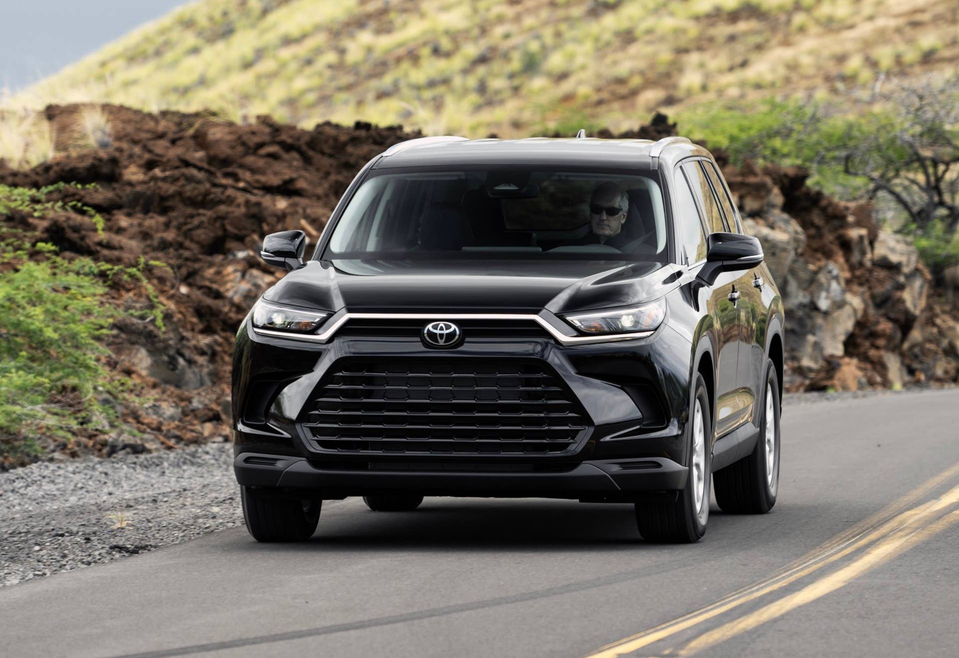 Toyota Drops Two Affordable Grand Highlander Lease Deals This March ...