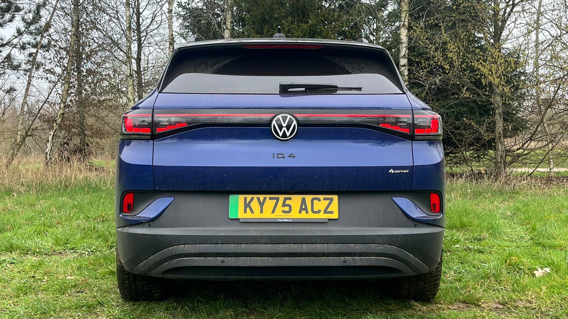 I Lived With the Volkswagen ID.4 for a Week. Here’s the Honest Reality ...