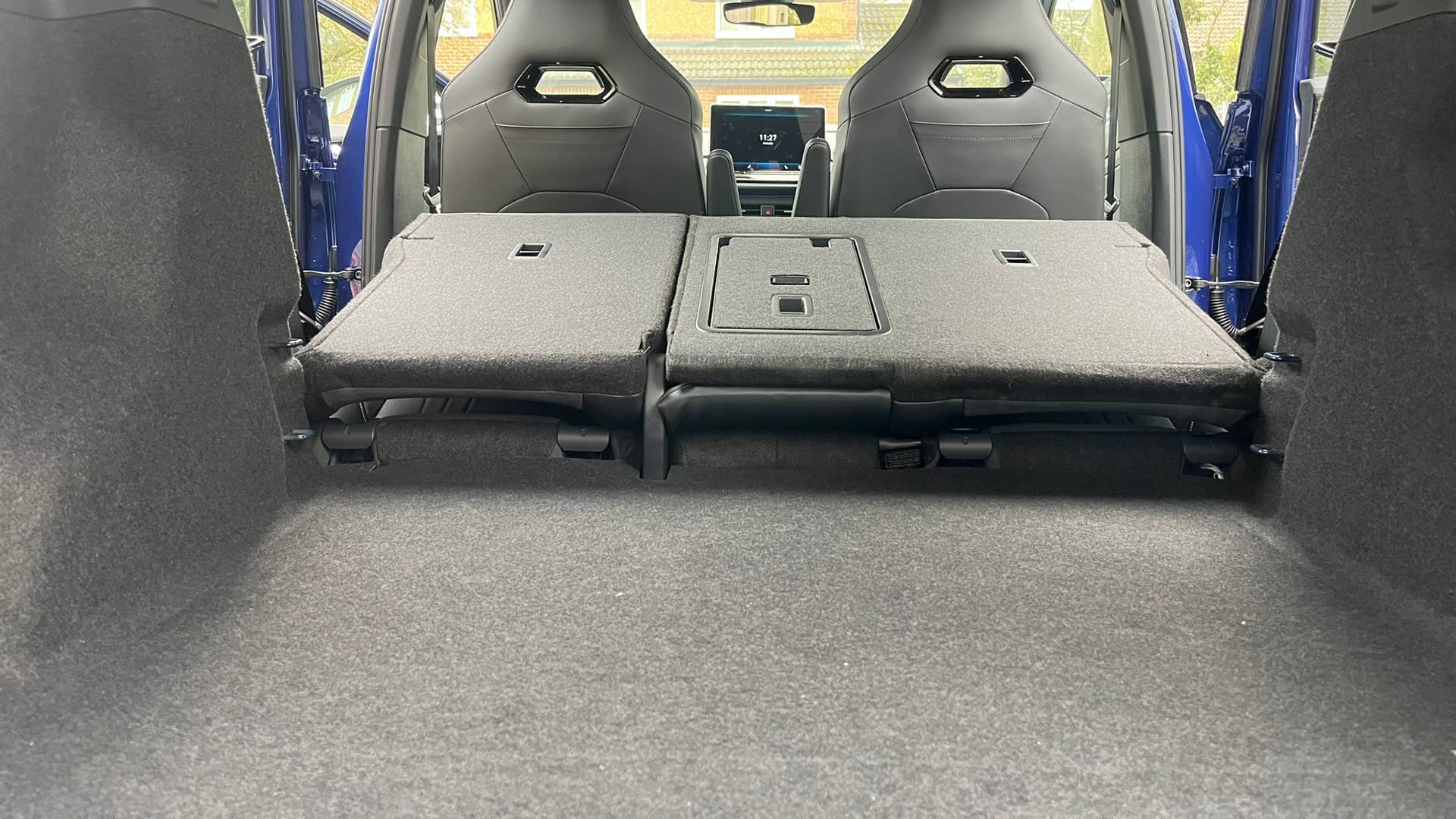 I Lived With the Volkswagen ID.4 for a Week. Here’s the Honest Reality ...