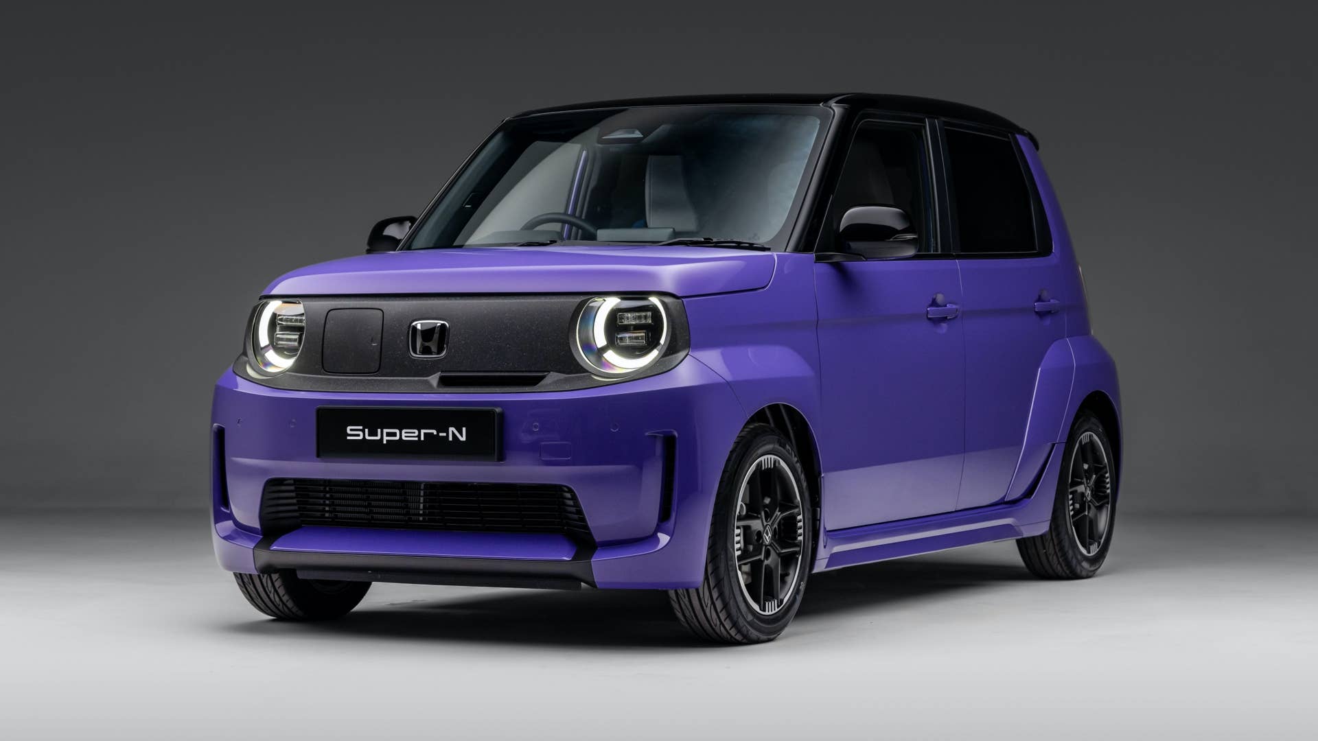 Alpha Motors shows the Wolf EV pickup in entry-level RWD form - Autoblog