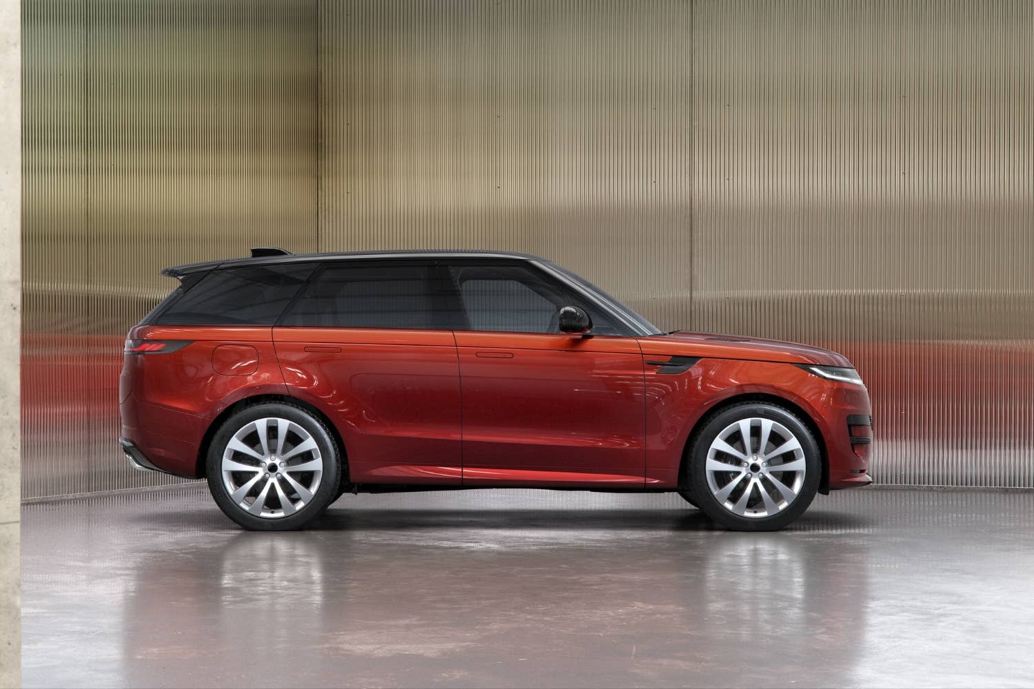 Range Rover Sport Brings Back Its Iconic Orange for a 20-Year Throwback ...
