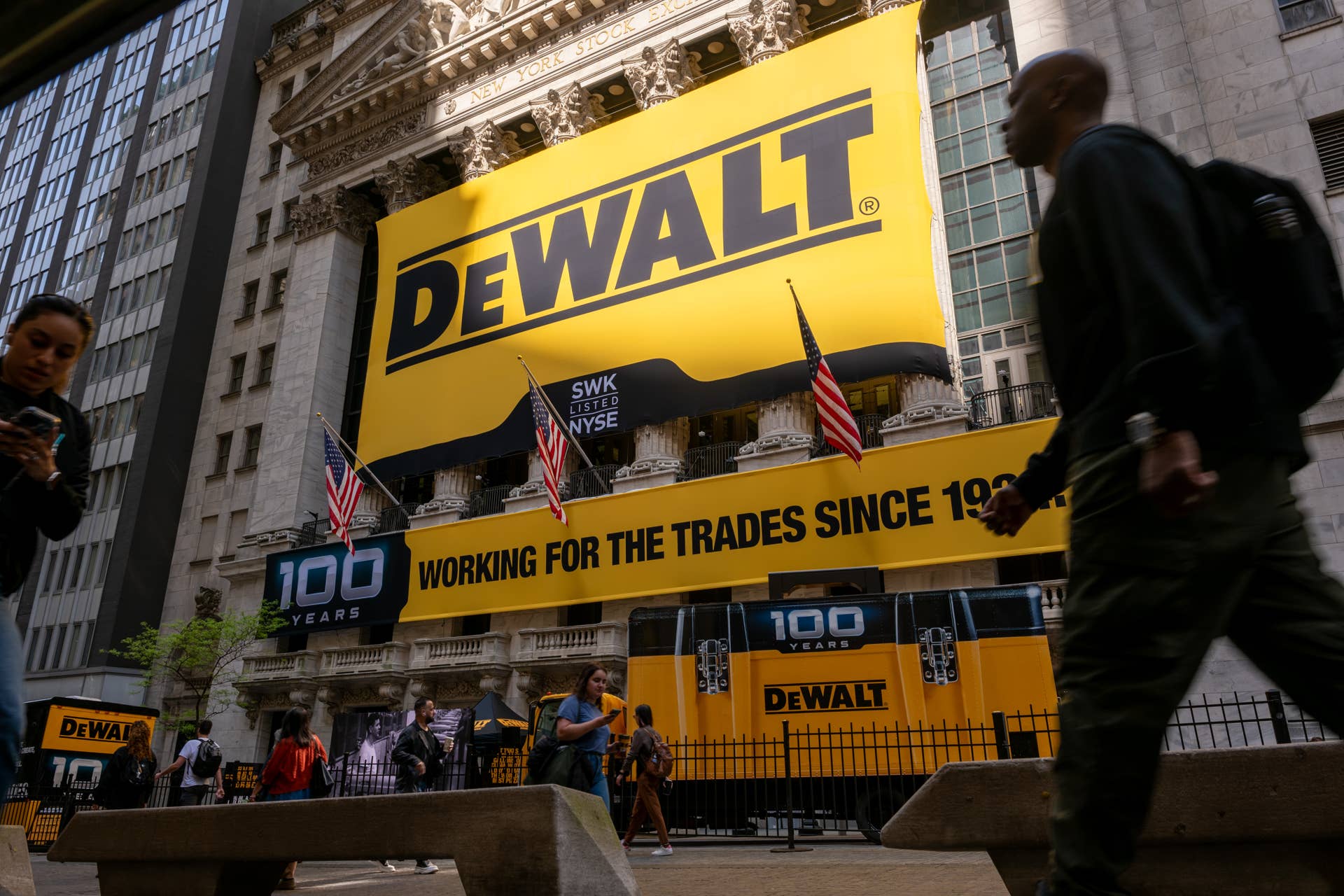 DeWalt Batteries Are Up to 60% Off at Walmart Right Now - Autoblog