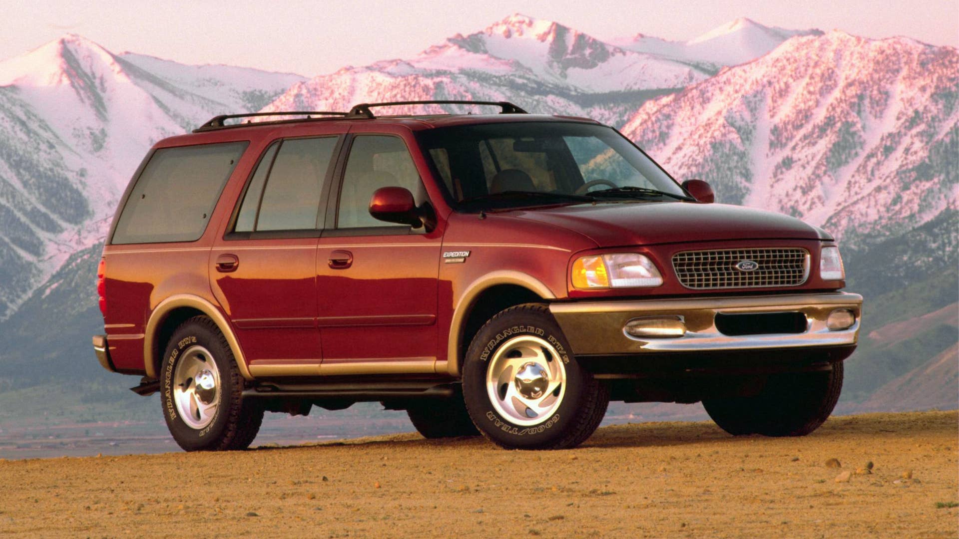 Ford Expedition Turns 30: The SUV That Took On the Suburban - Autoblog