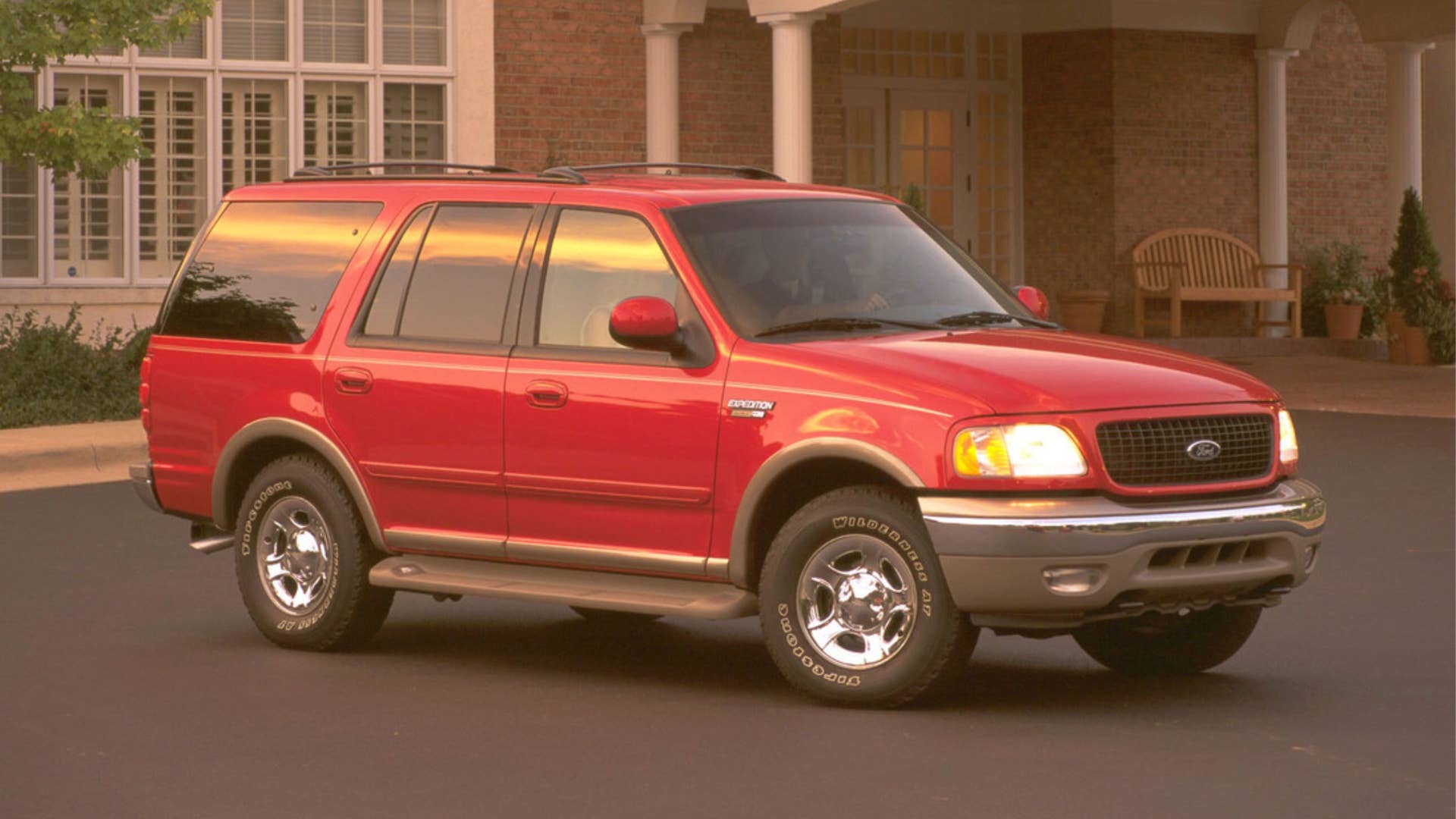 Ford Expedition Turns 30: The SUV That Took On the Suburban - Autoblog