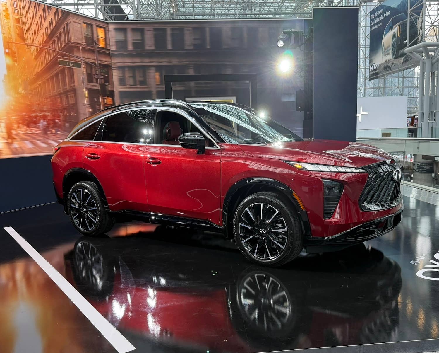 The Infiniti QX65 Looks Ready for a Red Sport Comeback - Autoblog