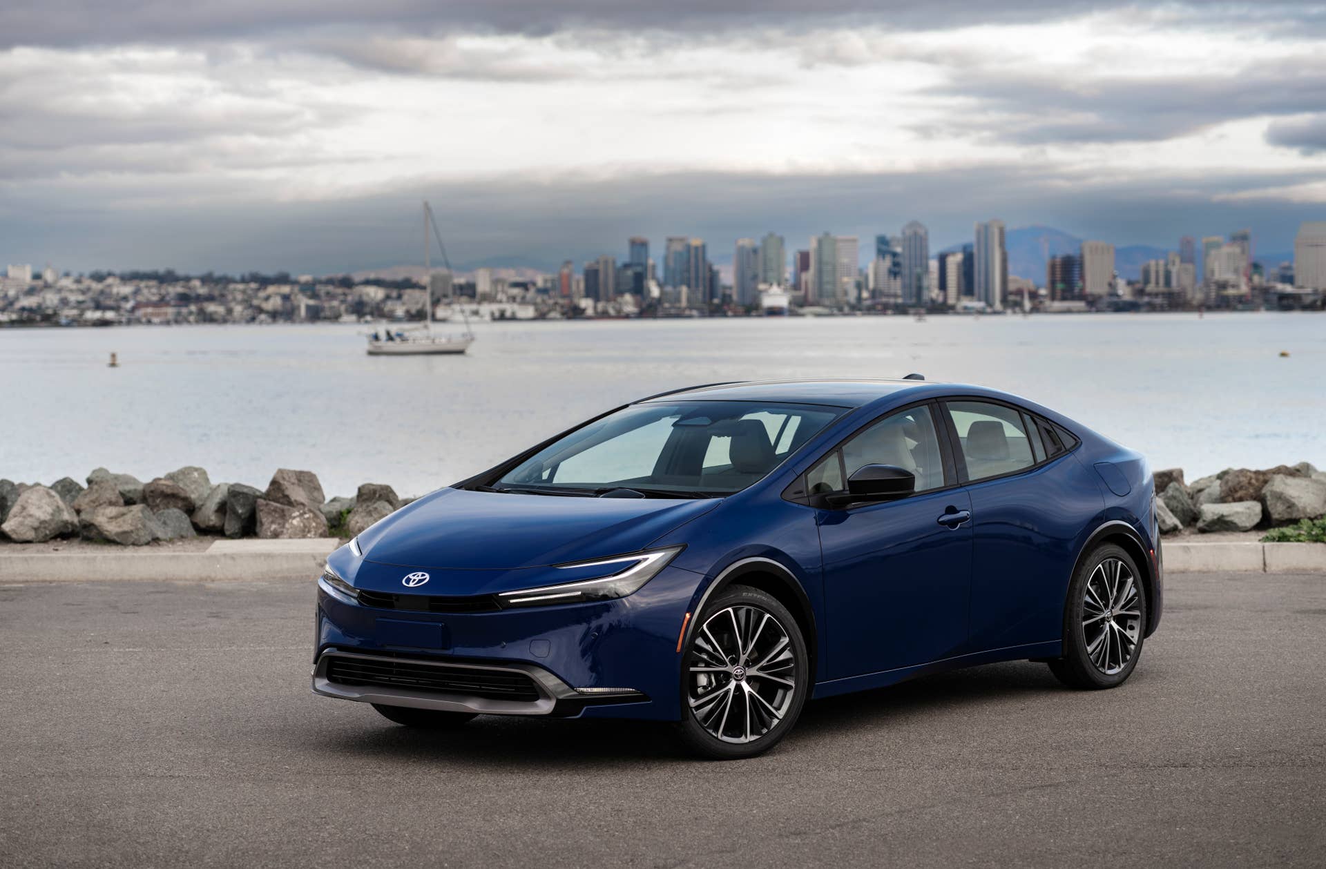 2026 Toyota Prius Review, Specs, Pricing, and Warranty - Autoblog