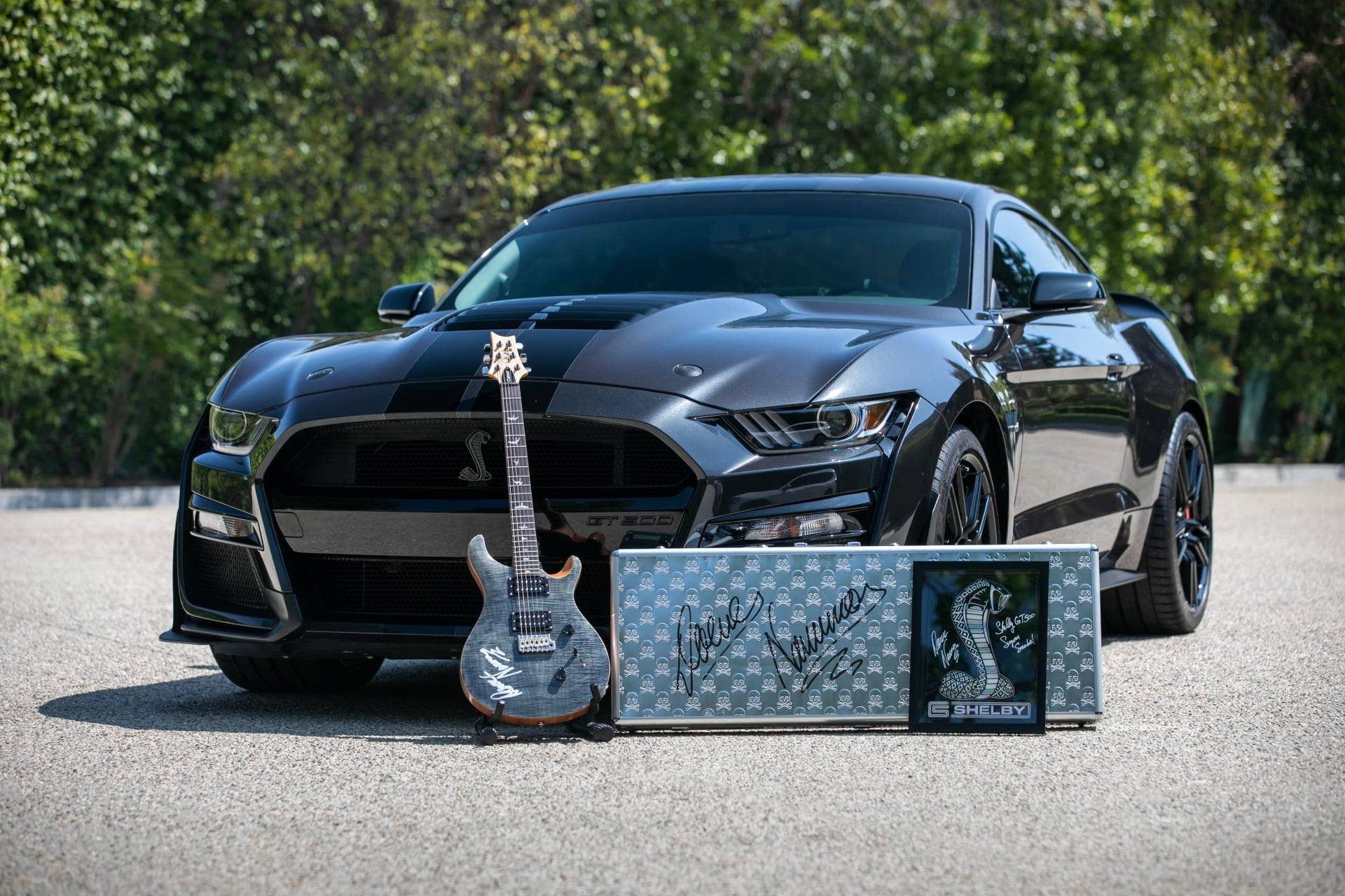 Dave Navarro’s 250-Mile Shelby GT500 Sold for More Than New—And It ...