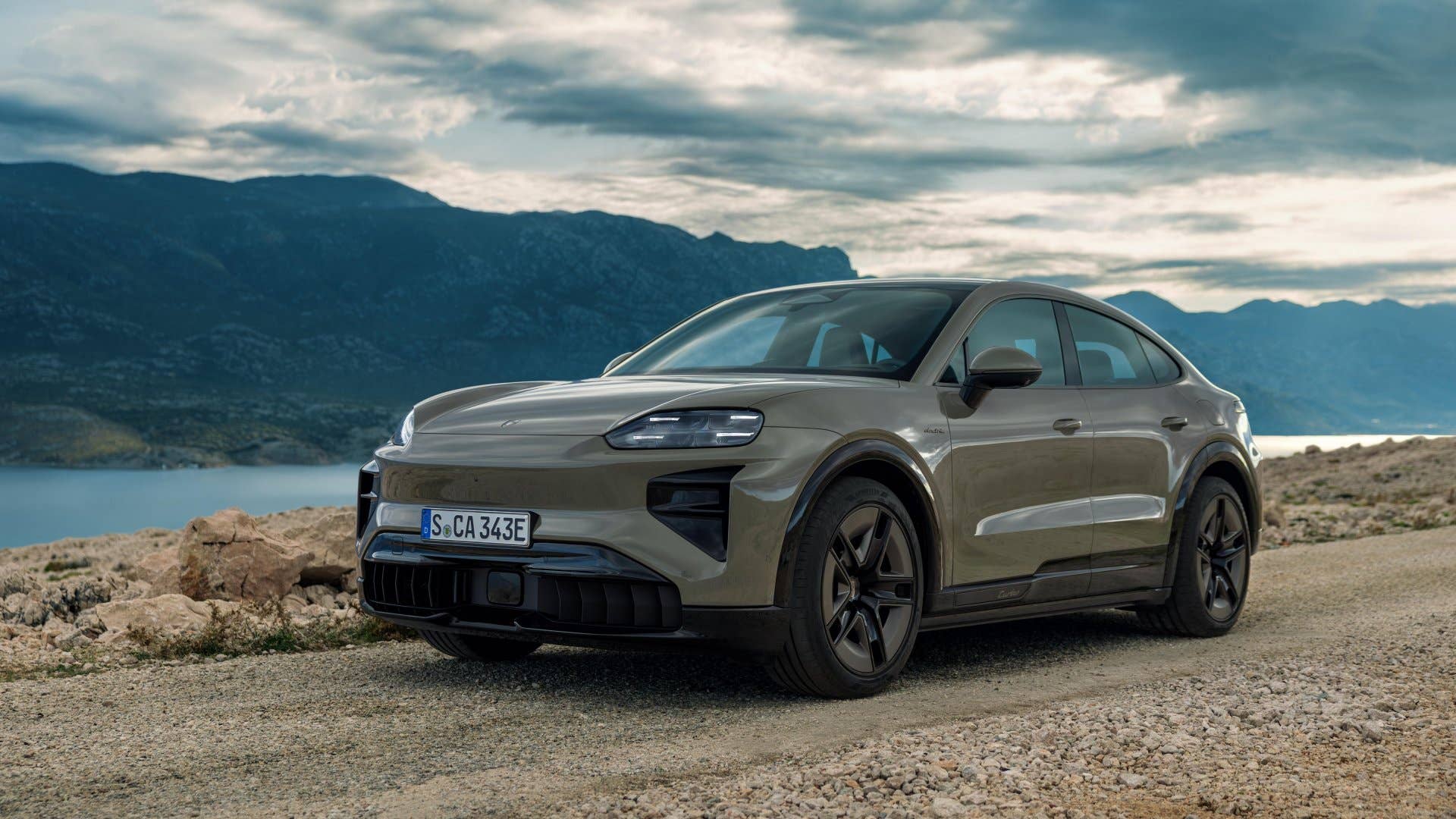 New Porsche Cayenne Coupe EV Debuts With 1,140 HP, Bringing Hypercar ...