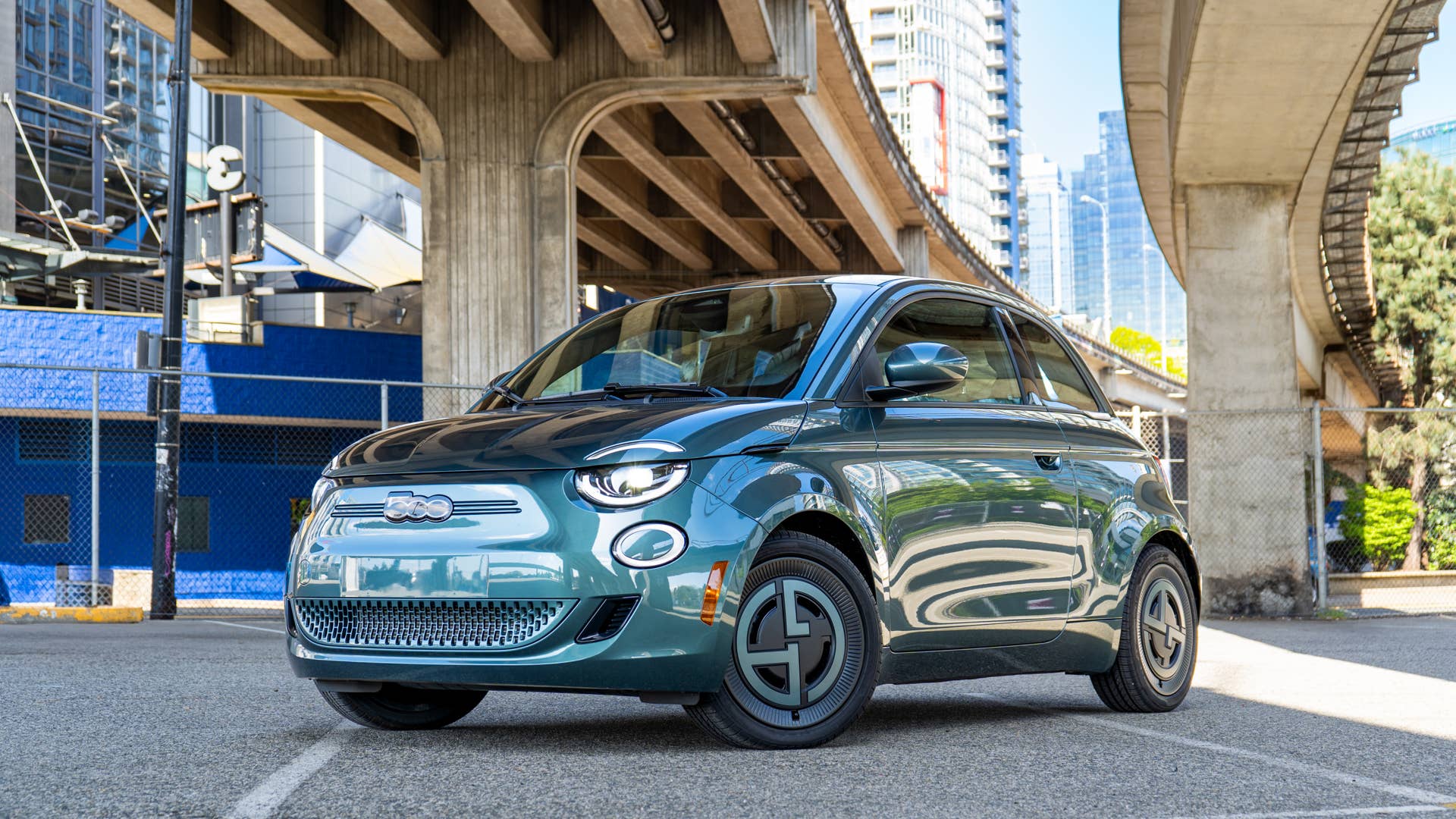 I Drove the 2025 Fiat 500e Giorgio Armani Edition: Here's My Honest ...