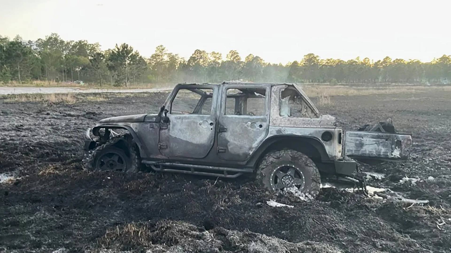 Stuck Jeep Wrangler Sparks 20-Acre Wildfire in Florida - Autoblog