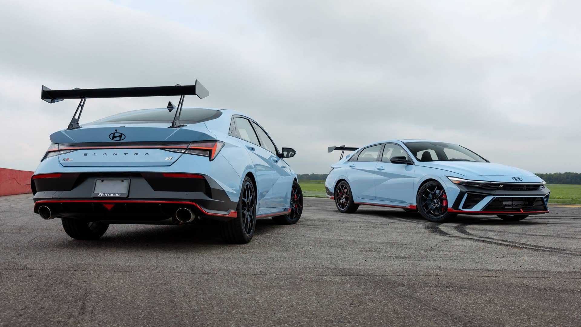 Hyundai’s Elantra N TCR Edition Brings Race-Car Hardware for $39K ...