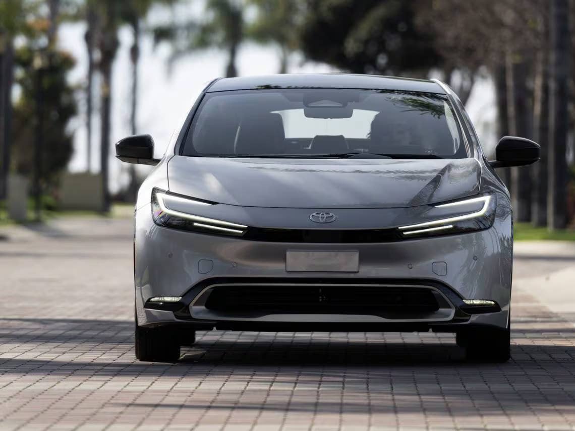 Toyota Prius vs. Toyota Prius PHEV: 3 Key Differences - Autoblog