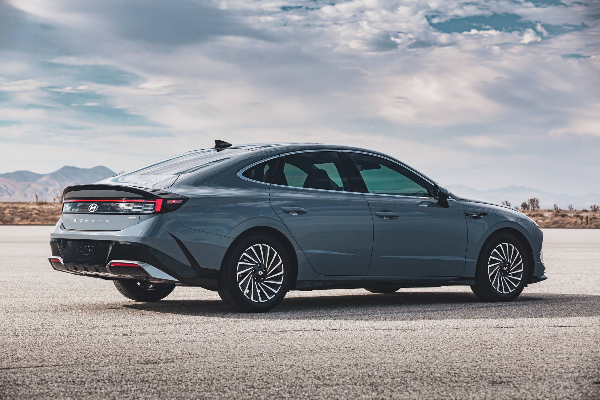 Hyundai Sonata Hybrid Sets U.S. Sales Record as Demand for Hybrid ...