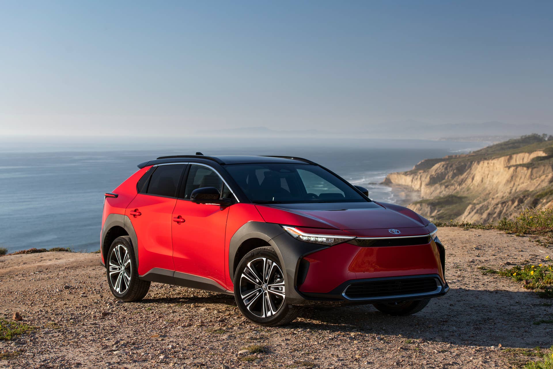 2025 Toyota bZ4X Review, Specs, Pricing, and Warranty - Autoblog