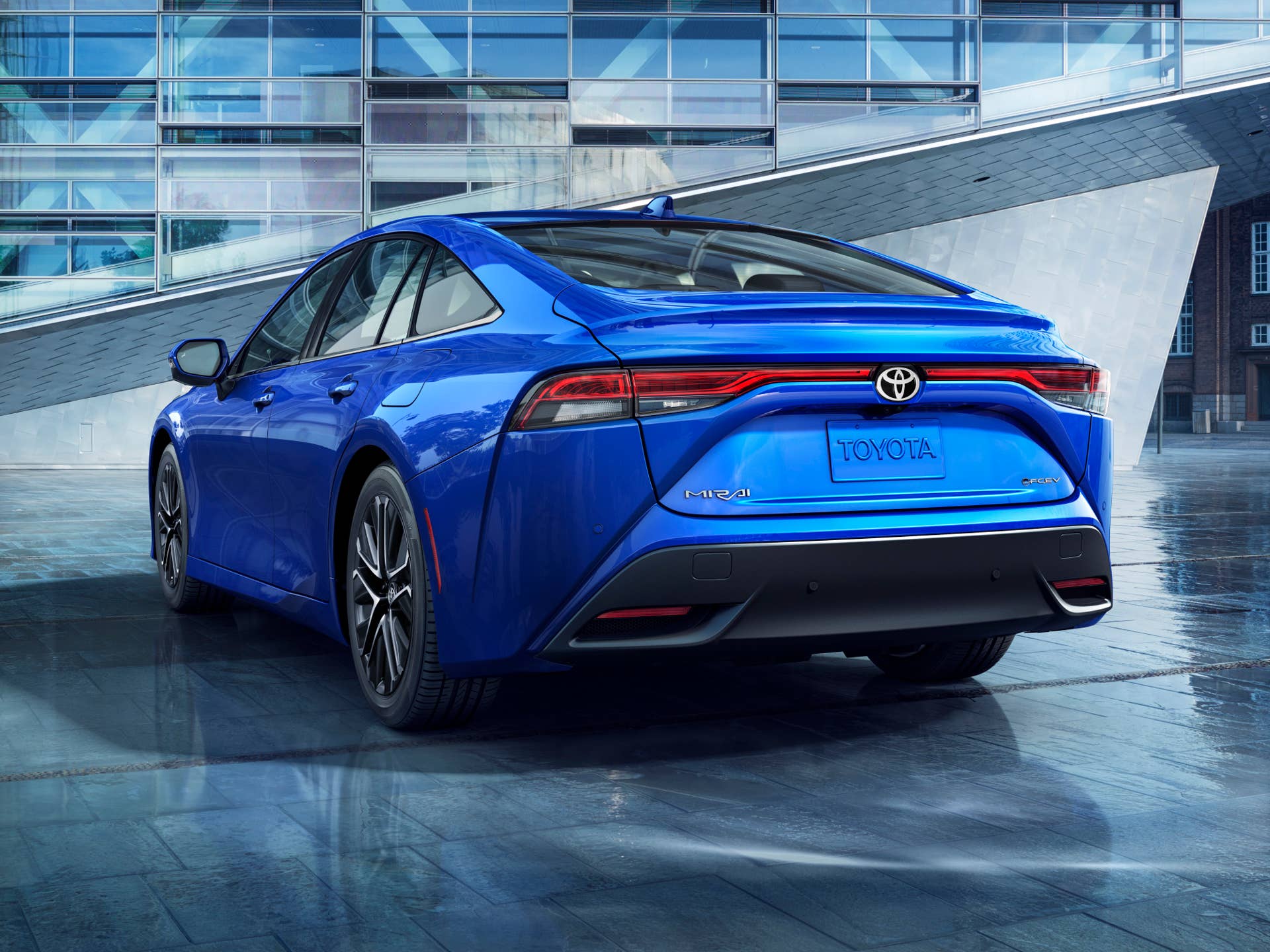 2026 Toyota Mirai Review, Specs, Pricing and Warranty - Autoblog