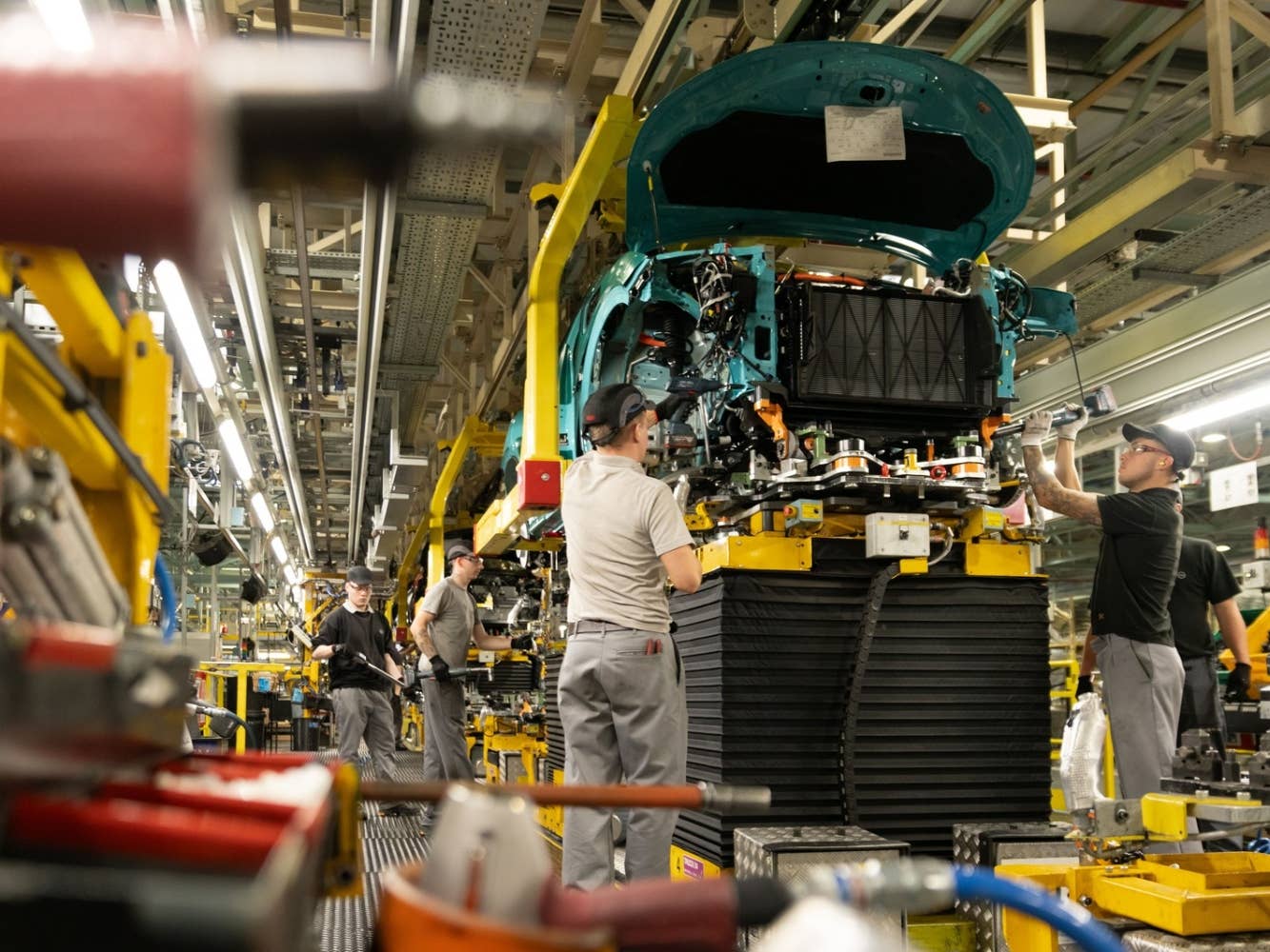 Nissan Cuts 900 Jobs as It Scales Back UK Production - Autoblog