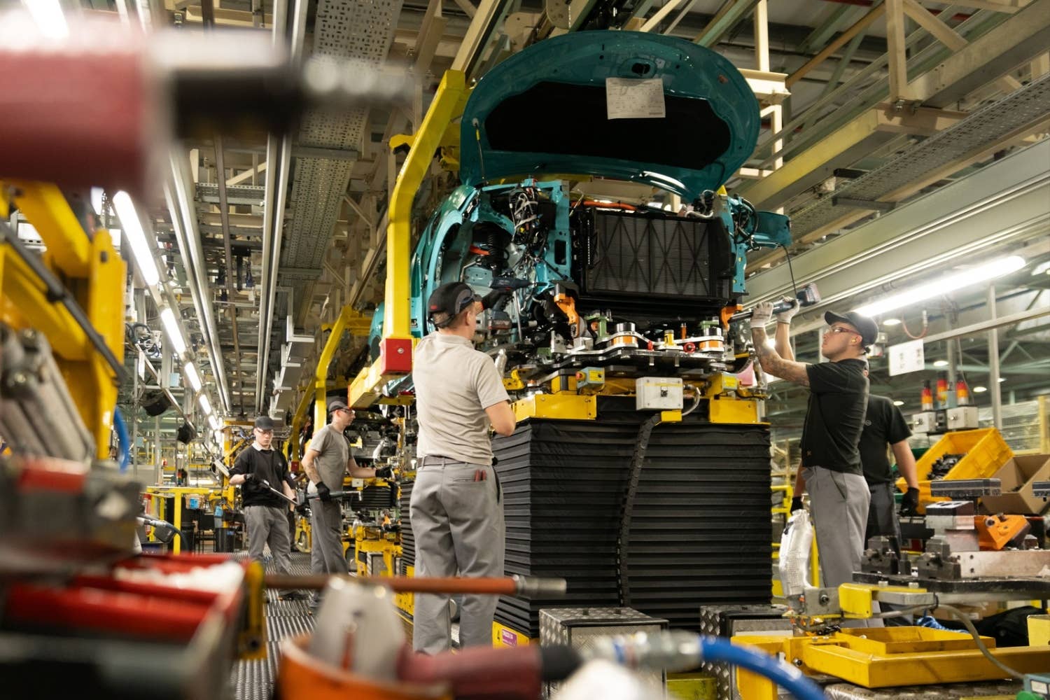 Nissan Cuts 900 Jobs as It Scales Back UK Production - Autoblog