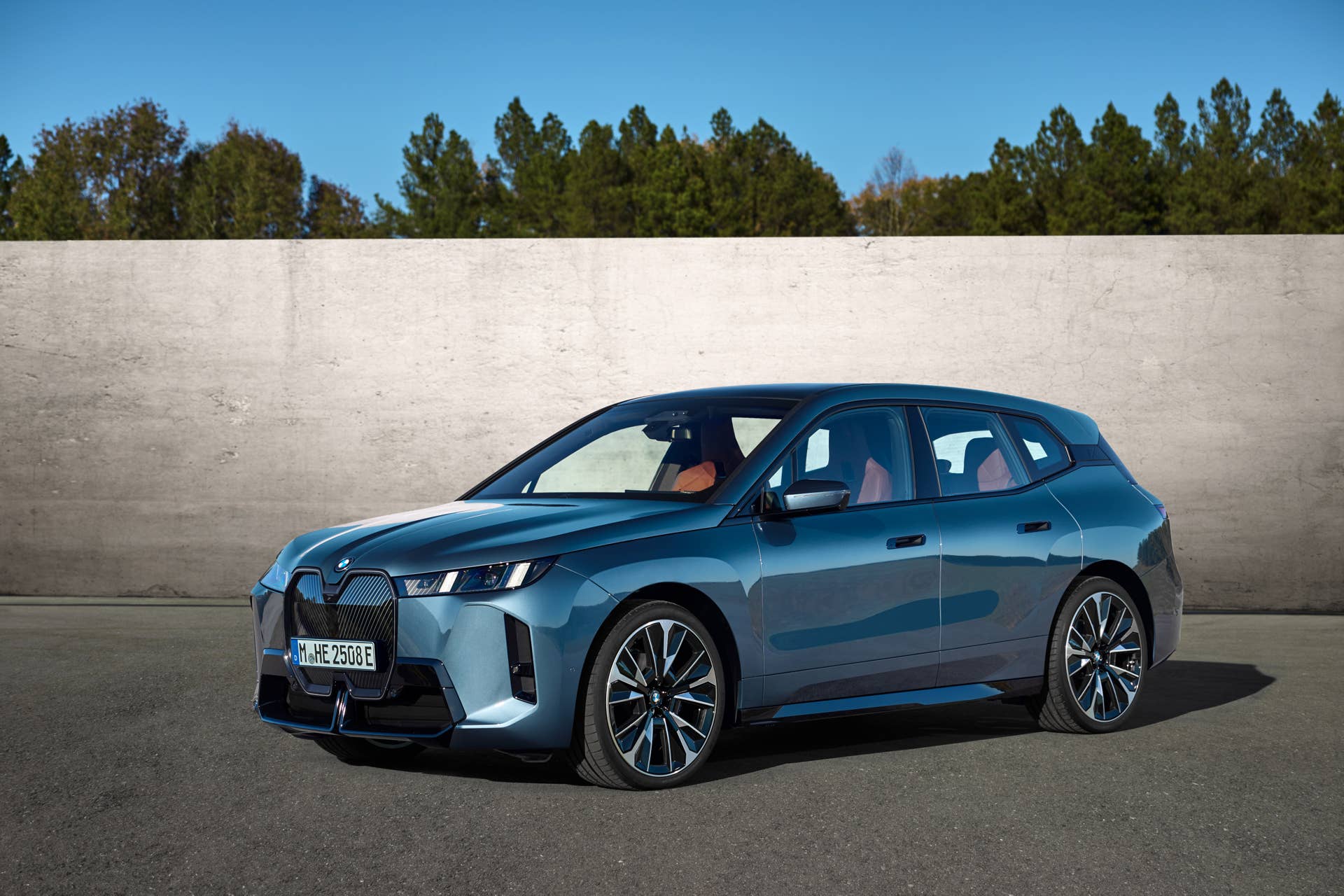 2026 BMW iX Review, Specs, Pricing, and Warranty - Autoblog