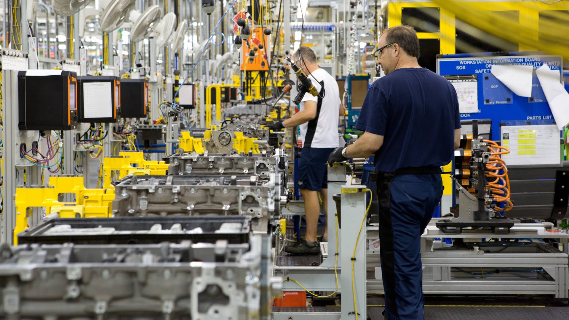 GM Boosts Truck Production As Ford F-150 Shortage Opens A Door - Autoblog