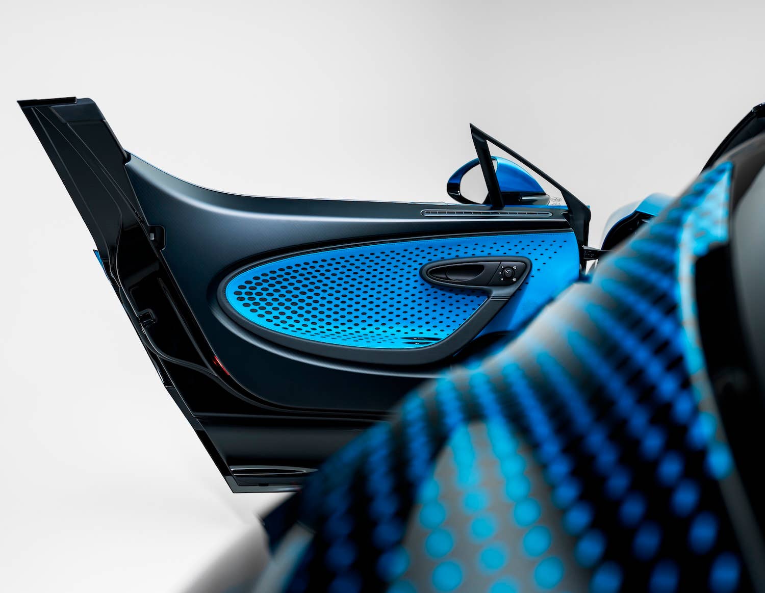 Bugatti W16 Mistral “Fly Bug” Is Inspired by a Dragonfly - Autoblog