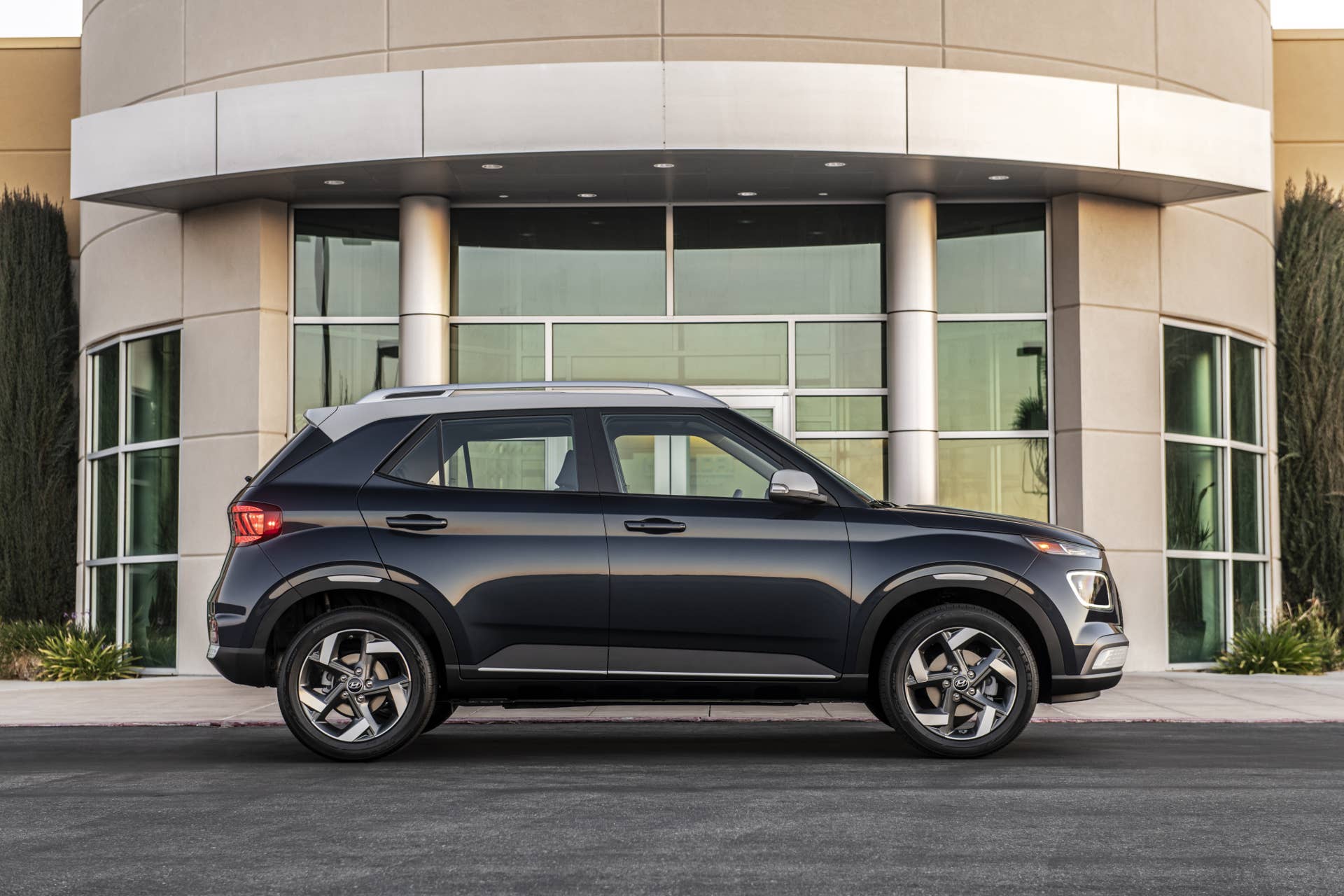 2026 Hyundai Venue Review, Specs, Pricing, and Warranty - Autoblog