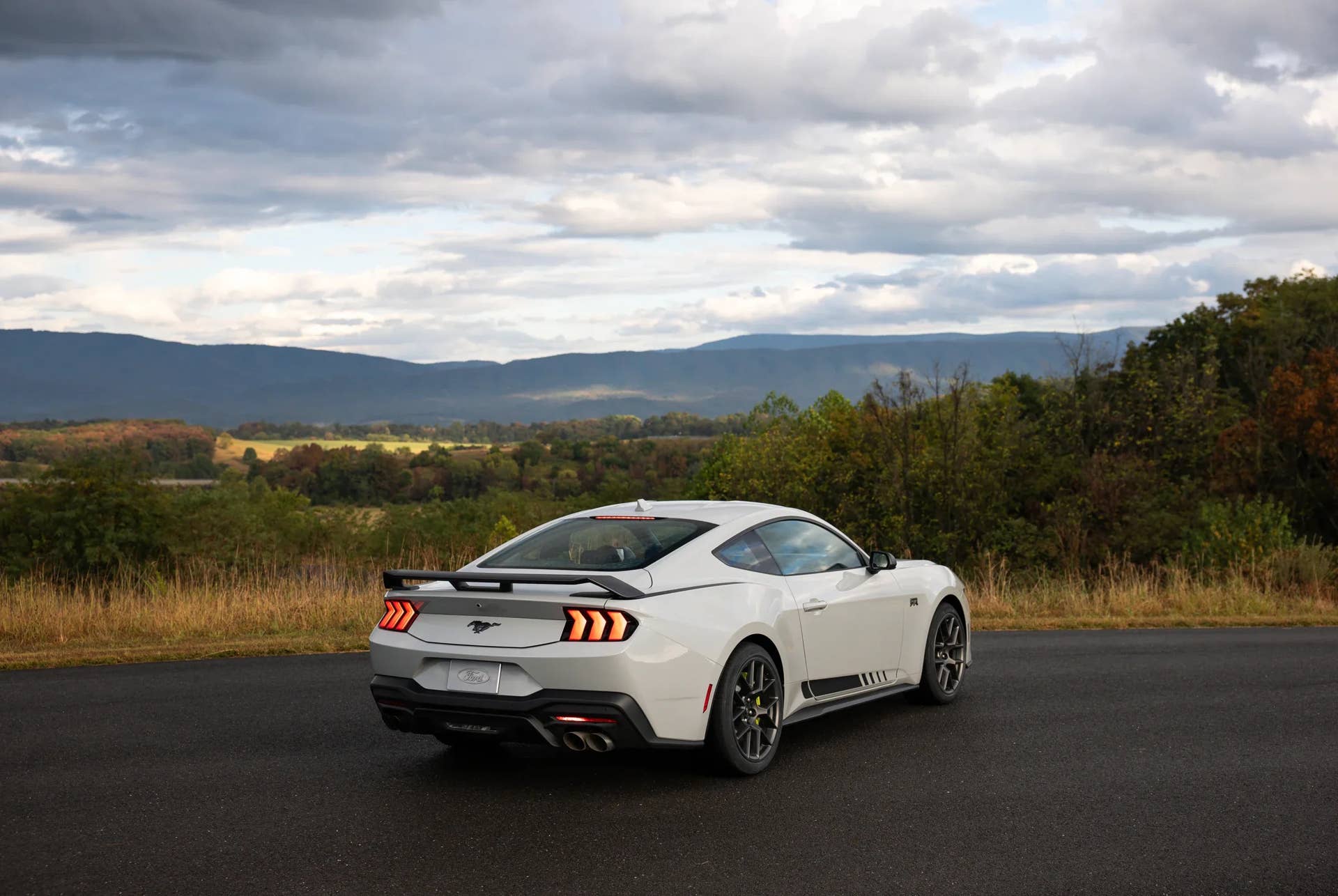 2026 Ford Mustang Review, Specs, Pricing and Warranty - Autoblog