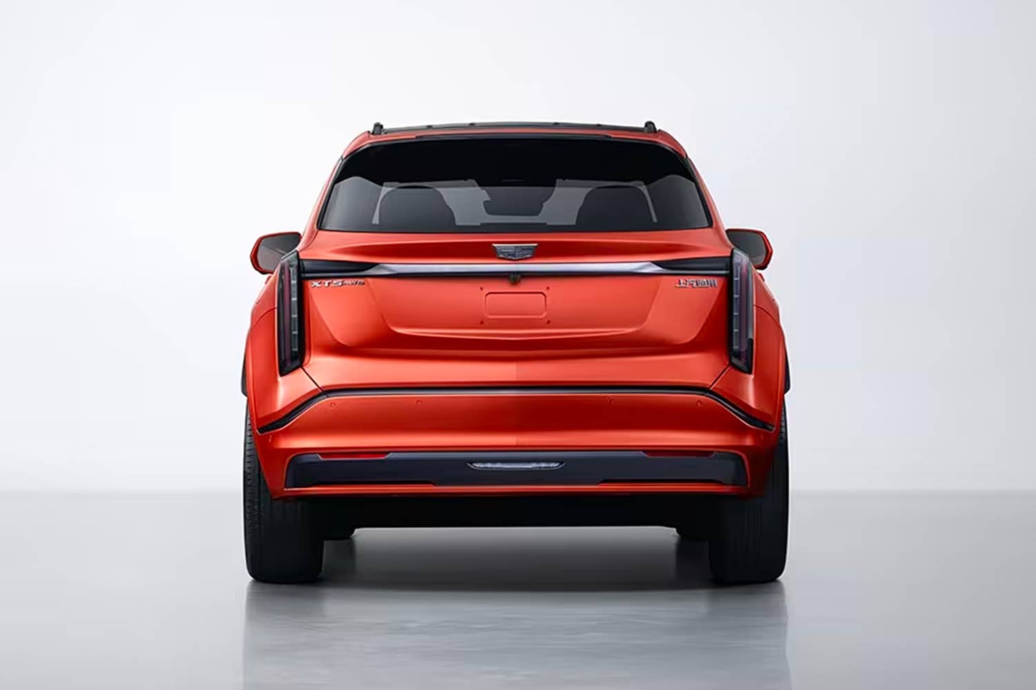 Cadillac’s Aging XT5 Could Get A Plug-In Hybrid Lifeline - Autoblog