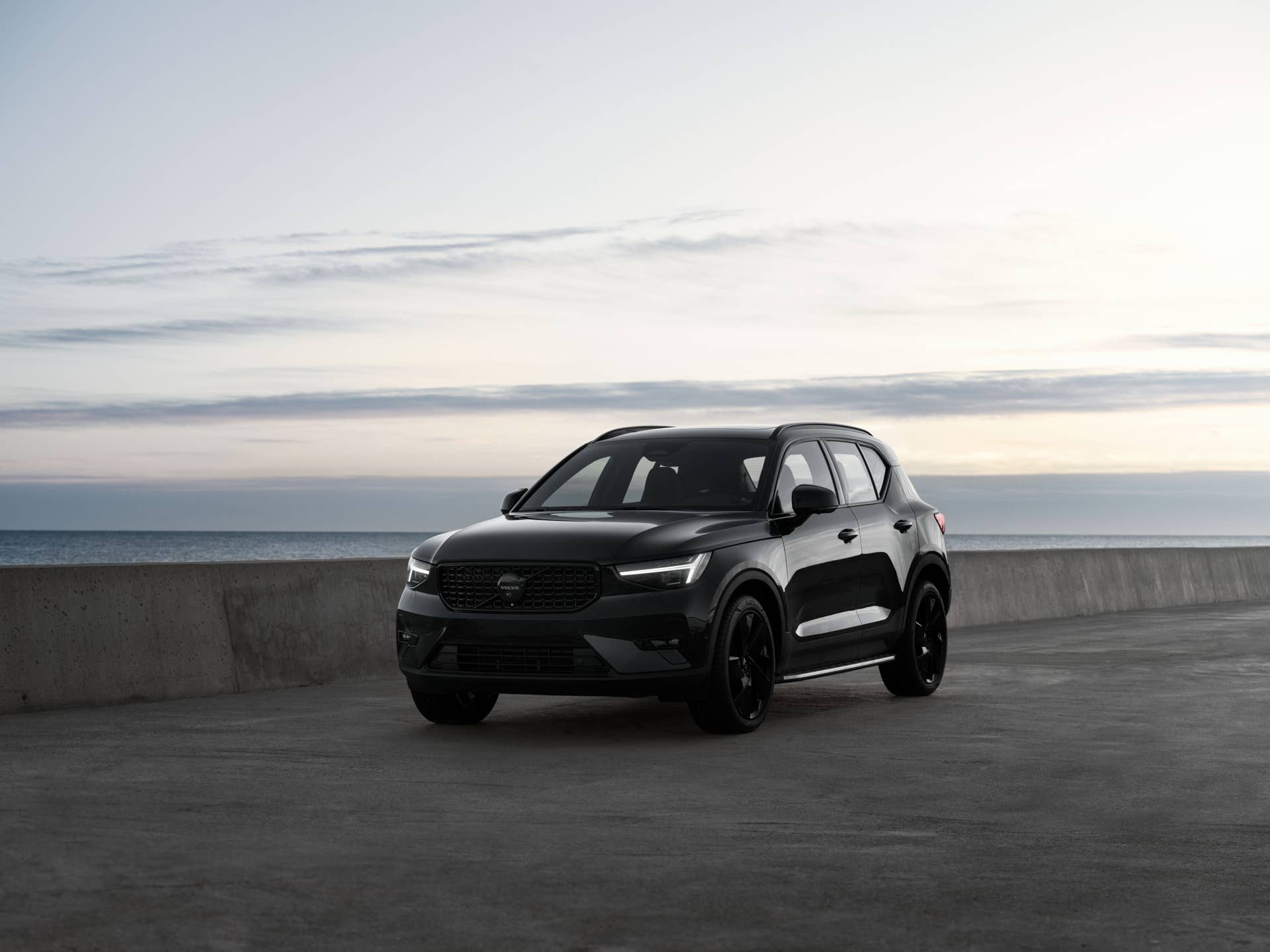 2026 Volvo XC40 Review, Specs, Pricing, and Warranty - Autoblog