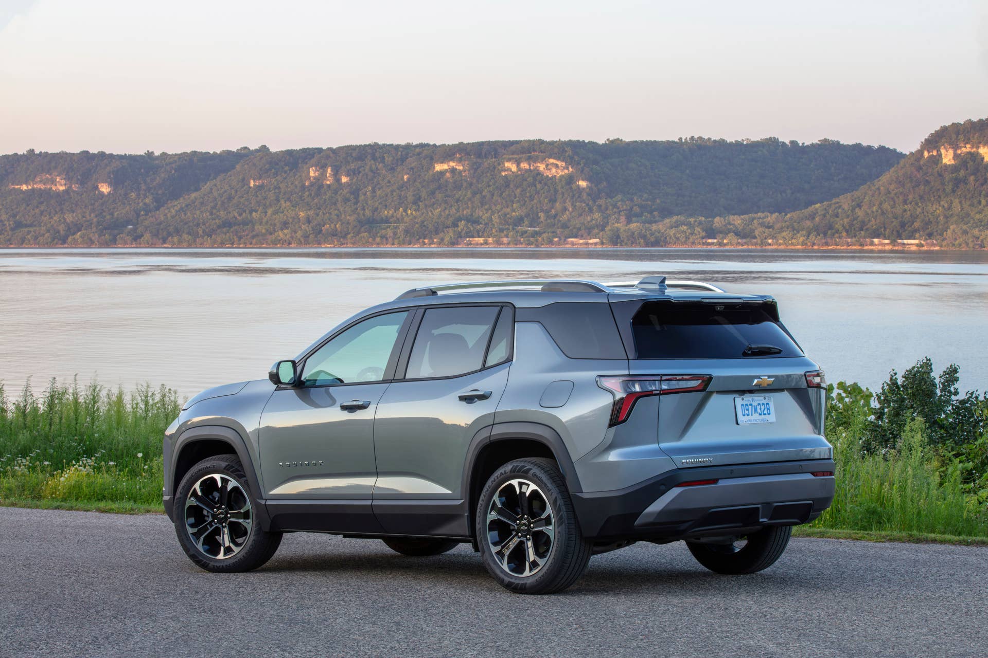 2026 Chevrolet Equinox Review, Specs, Pricing, and Warranty - Autoblog