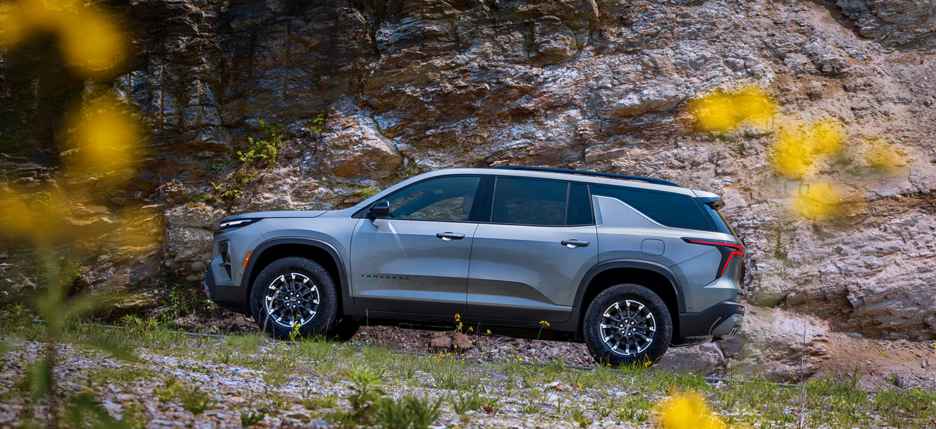 2025 Chevrolet Traverse Review, Specs, Pricing and Warranty - Autoblog
