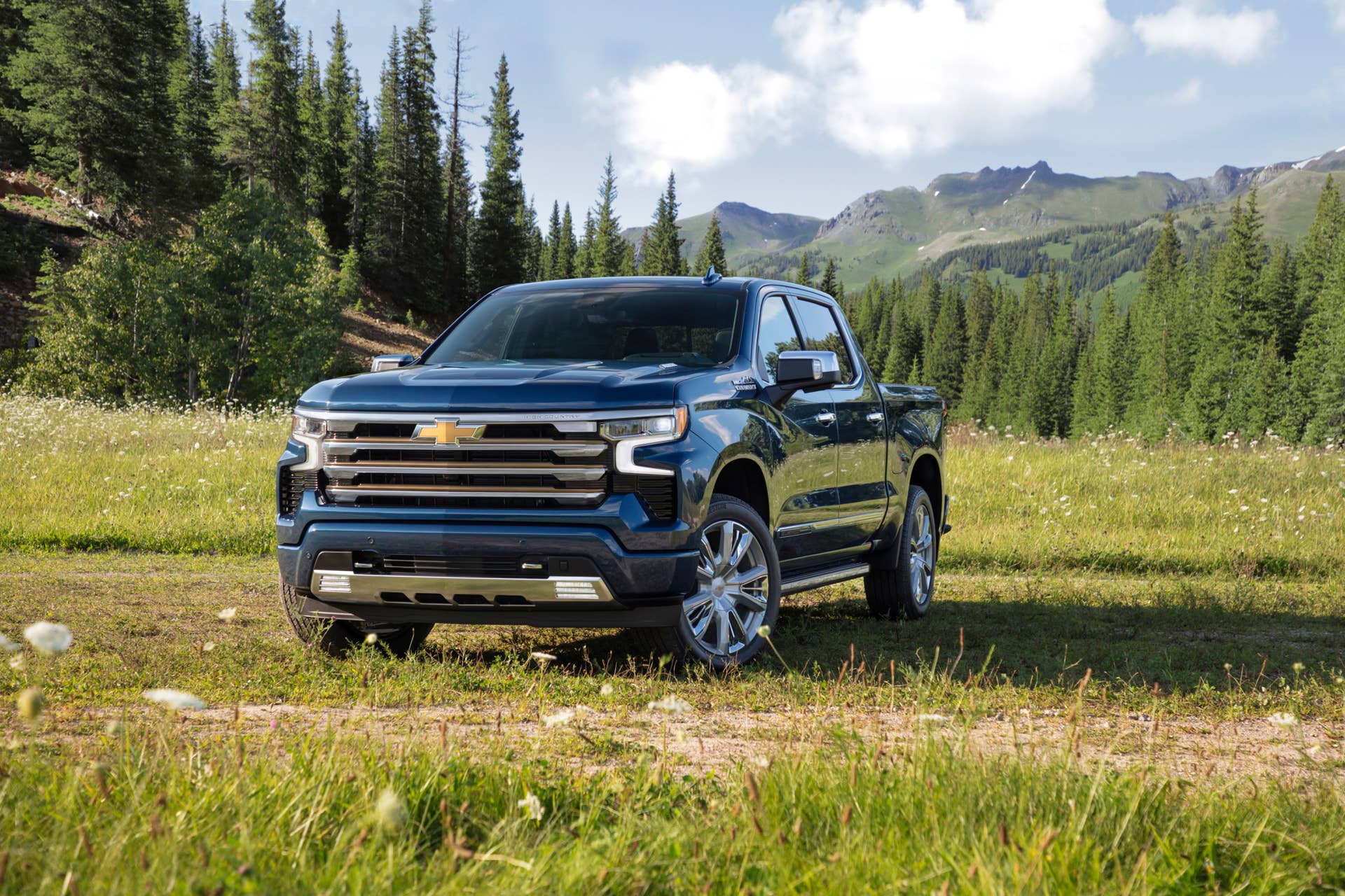 2025 Chevrolet Silverado 1500 Review, Specs, Pricing, and Warranty ...