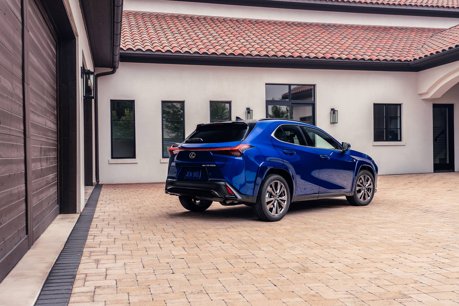 2026 Lexus UX 300h Review, Specs, Pricing, and Warranty - Autoblog
