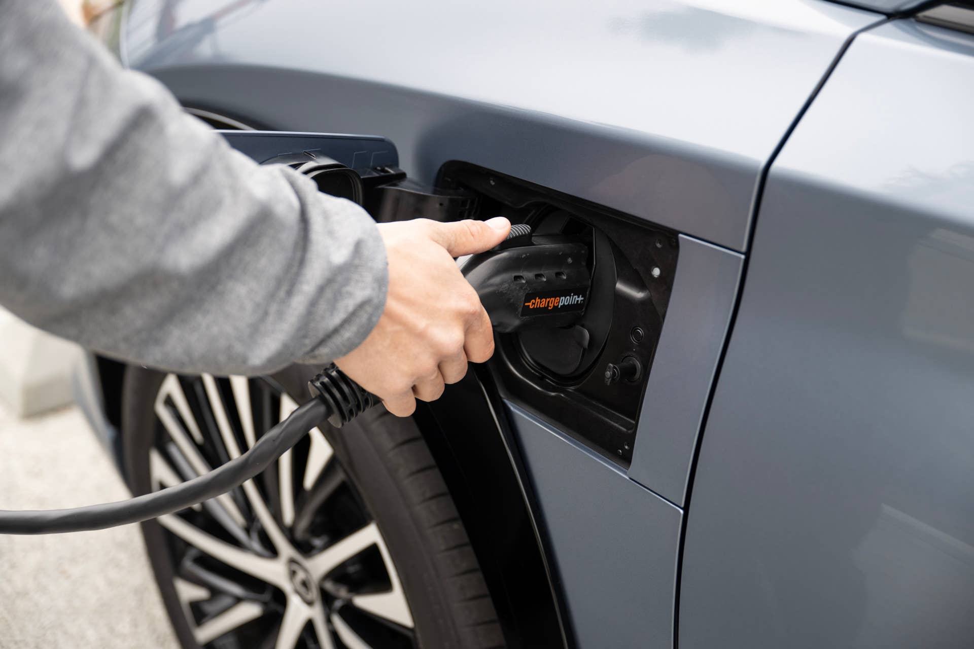 EV Buyers Keep Trading In Gas Cars Despite Higher Prices - Autoblog
