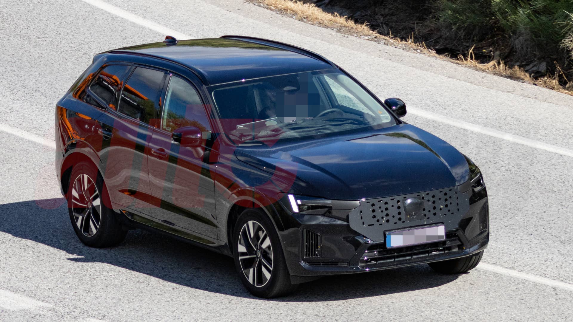Volvo XC60 Hybrid Spied With 124-Mile EV Range To Challenge BMW X3 ...