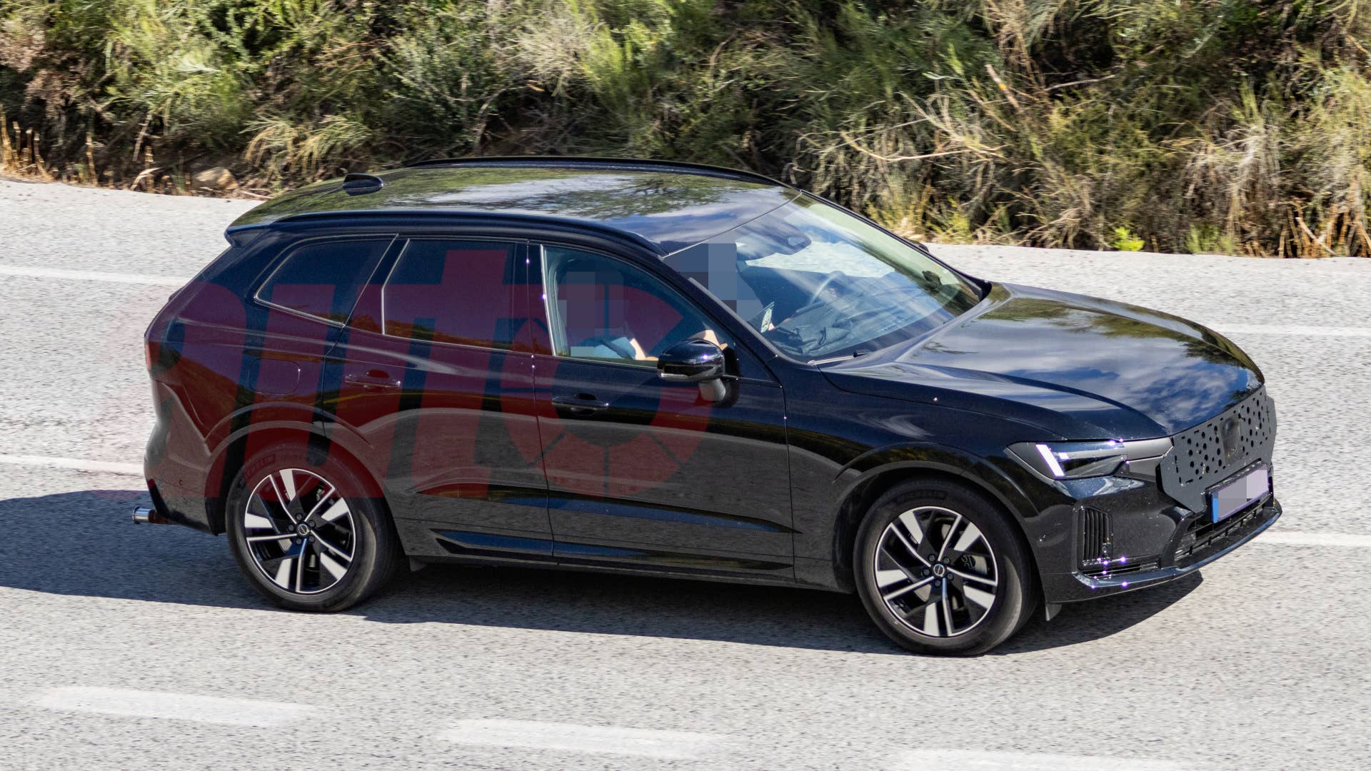 Volvo XC60 Plug-In Hybrid Could Top 100 Miles Of Electric Range - Autoblog