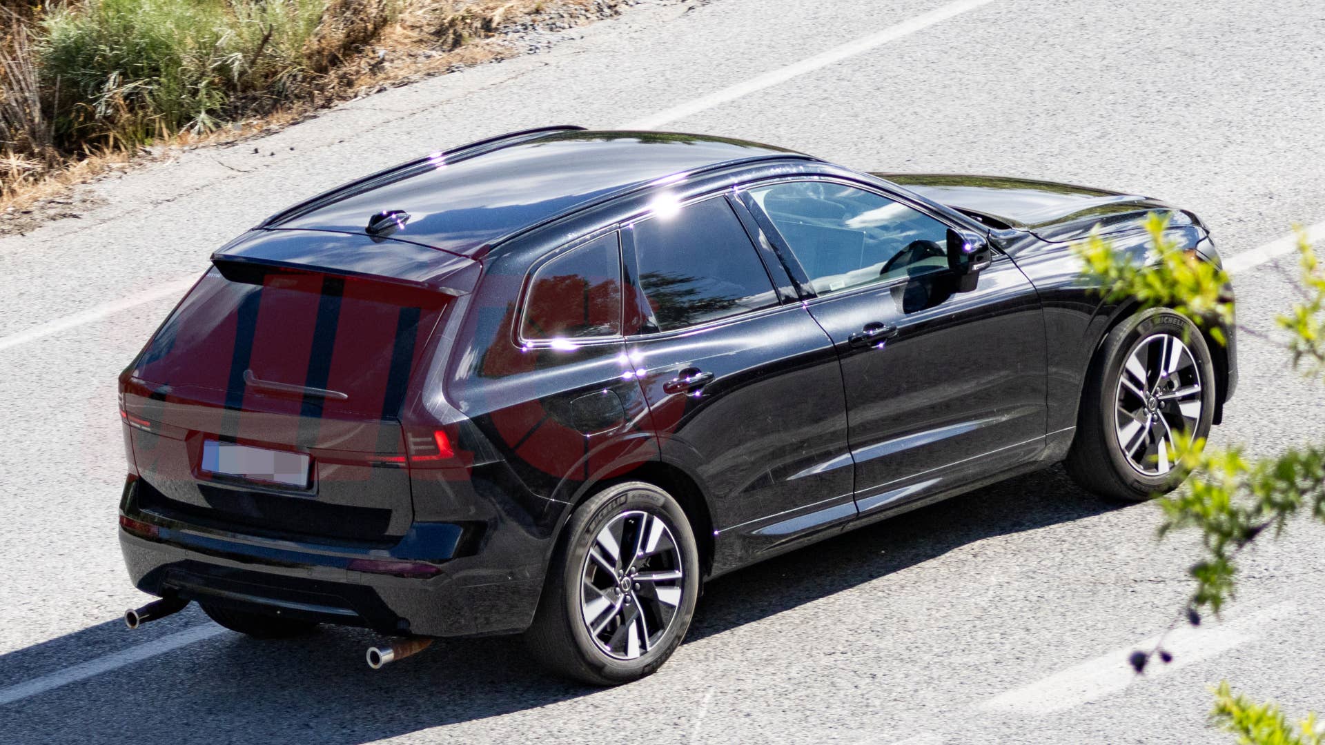 Volvo XC60 Hybrid Spied With 124-Mile EV Range To Challenge BMW X3 ...