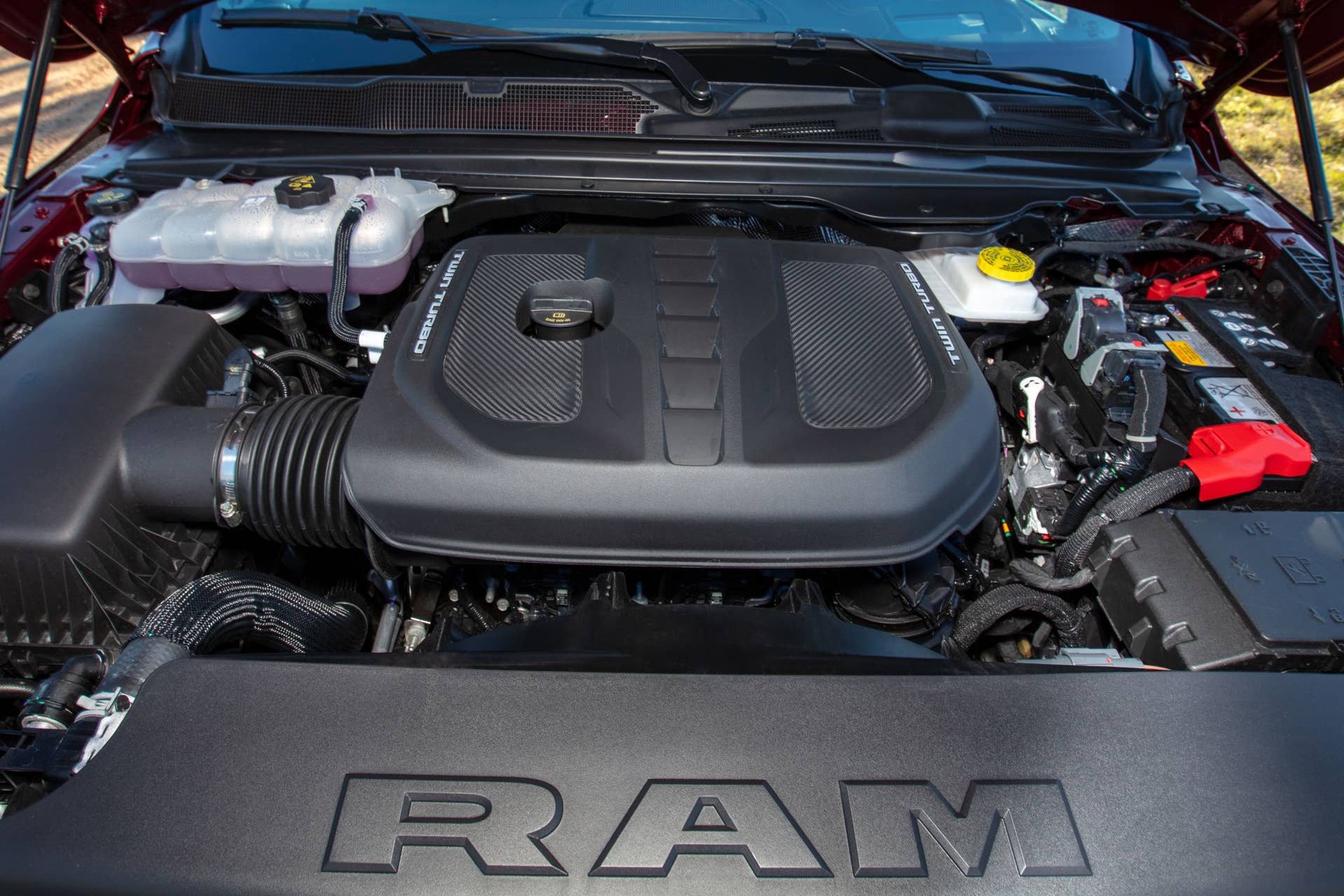 Ram 1500 Turbo Six vs Ram 1500 Hemi V8: Which is Right For You? - Autoblog