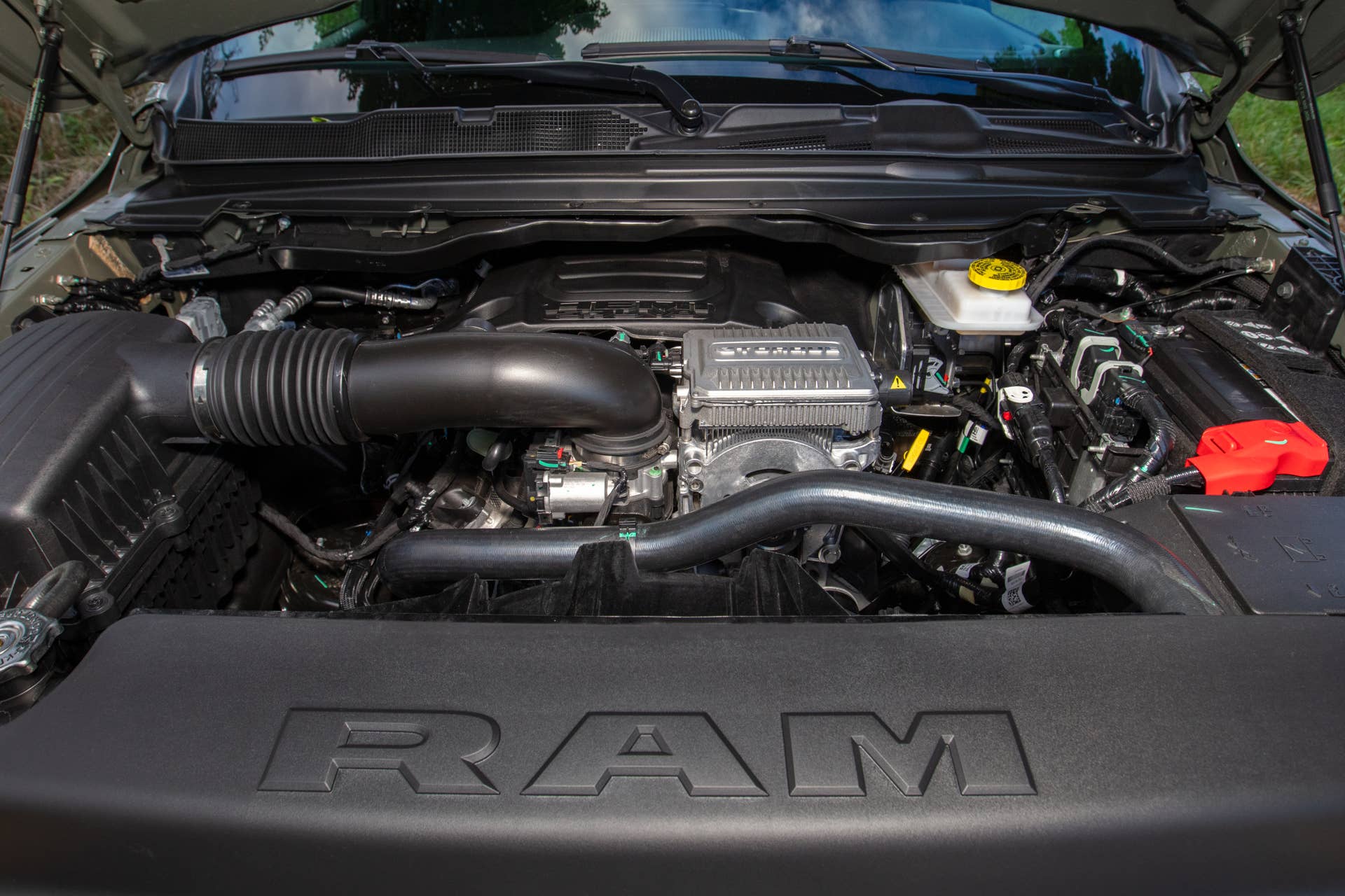 Ram 1500 Turbo Six vs Ram 1500 Hemi V8: Which is Right For You? - Autoblog