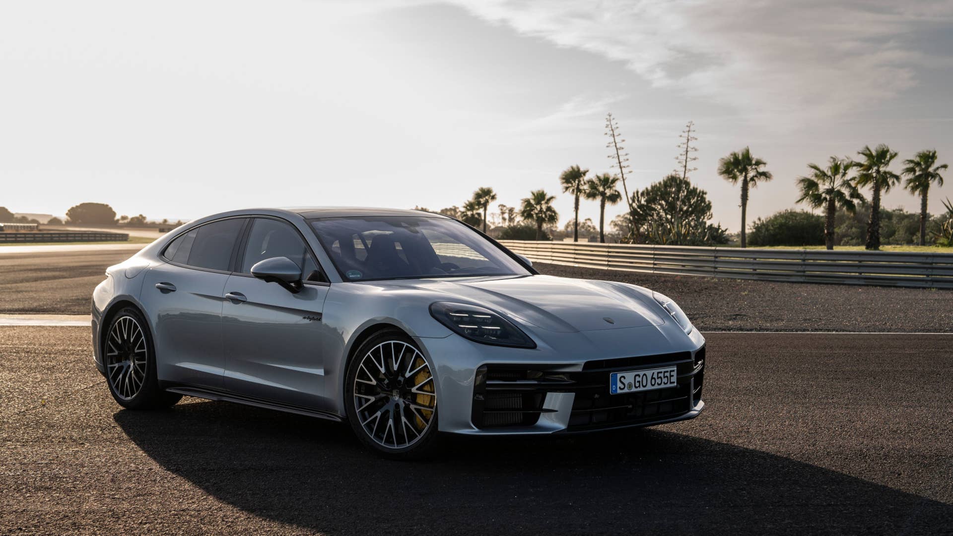 2026 Porsche Panamera Turbo E-Hybrid / Turbo S E-Hybrid Review, Specs ...