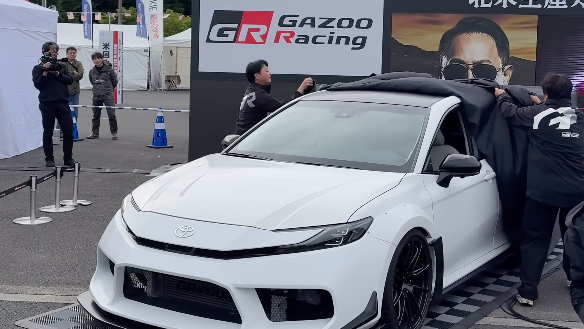 Toyota Camry goes wild with 700 HP, seven cylinders and RWD bosozoku ...