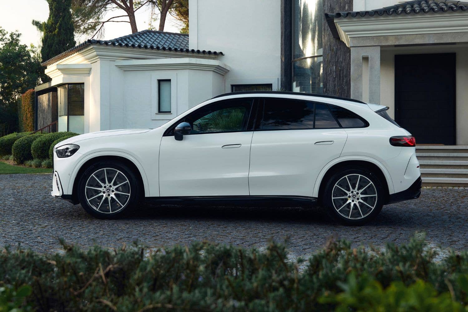 Mercedes GLC EV Gets Cheaper Models To Fight The BMW iX3 - Autoblog
