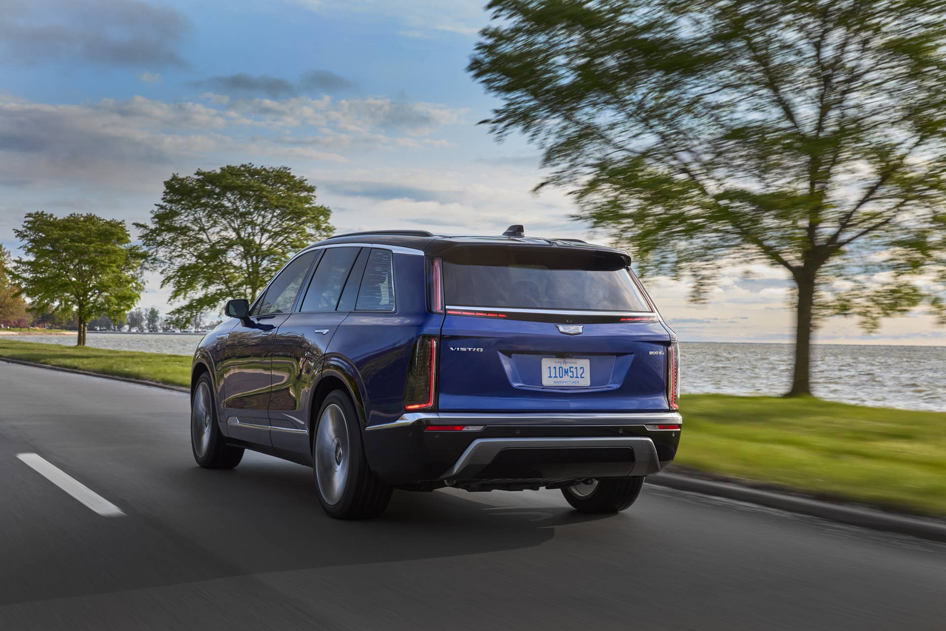 2026 Cadillac Vistiq Review, Specs, Pricing, and Warranty - Autoblog