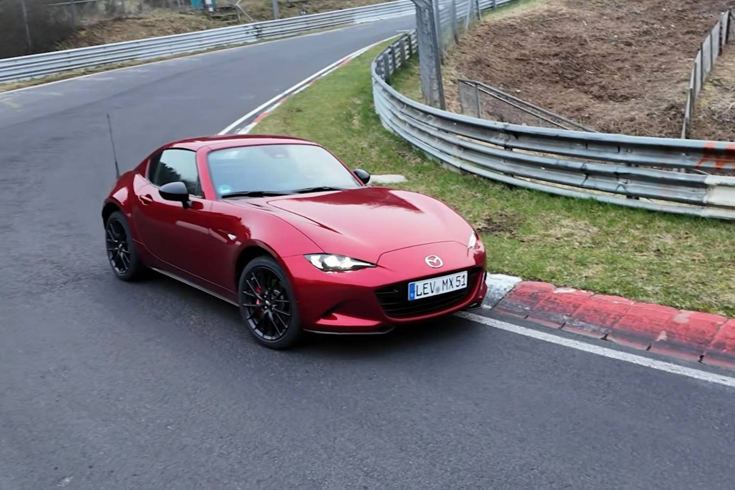 Mazda MX-5 Miata Nürburgring Lap Shows Why Lightness Still Matters ...