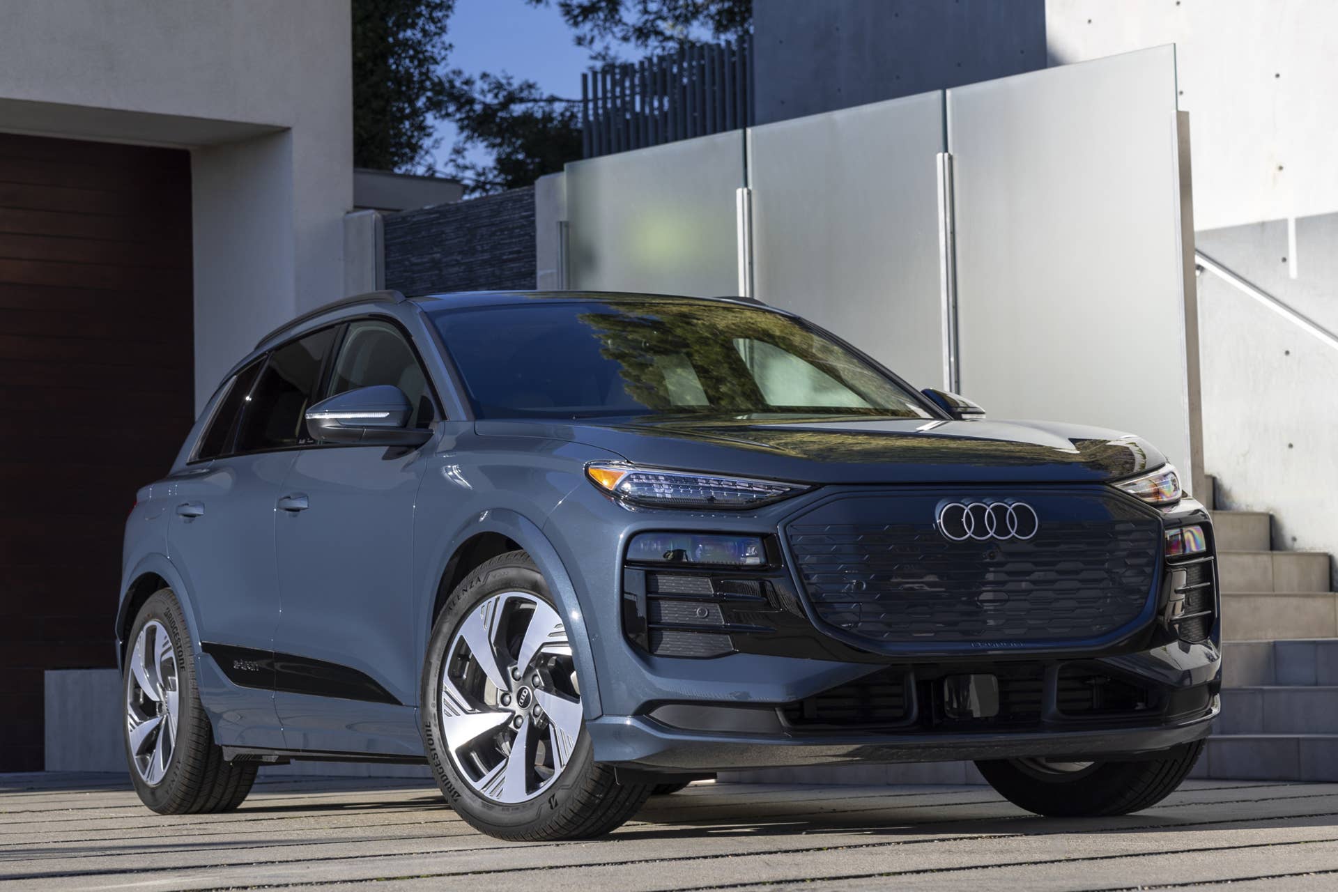 2027 Audi Q6 e-tron Review, Specs, Pricing, and Warranty - Autoblog