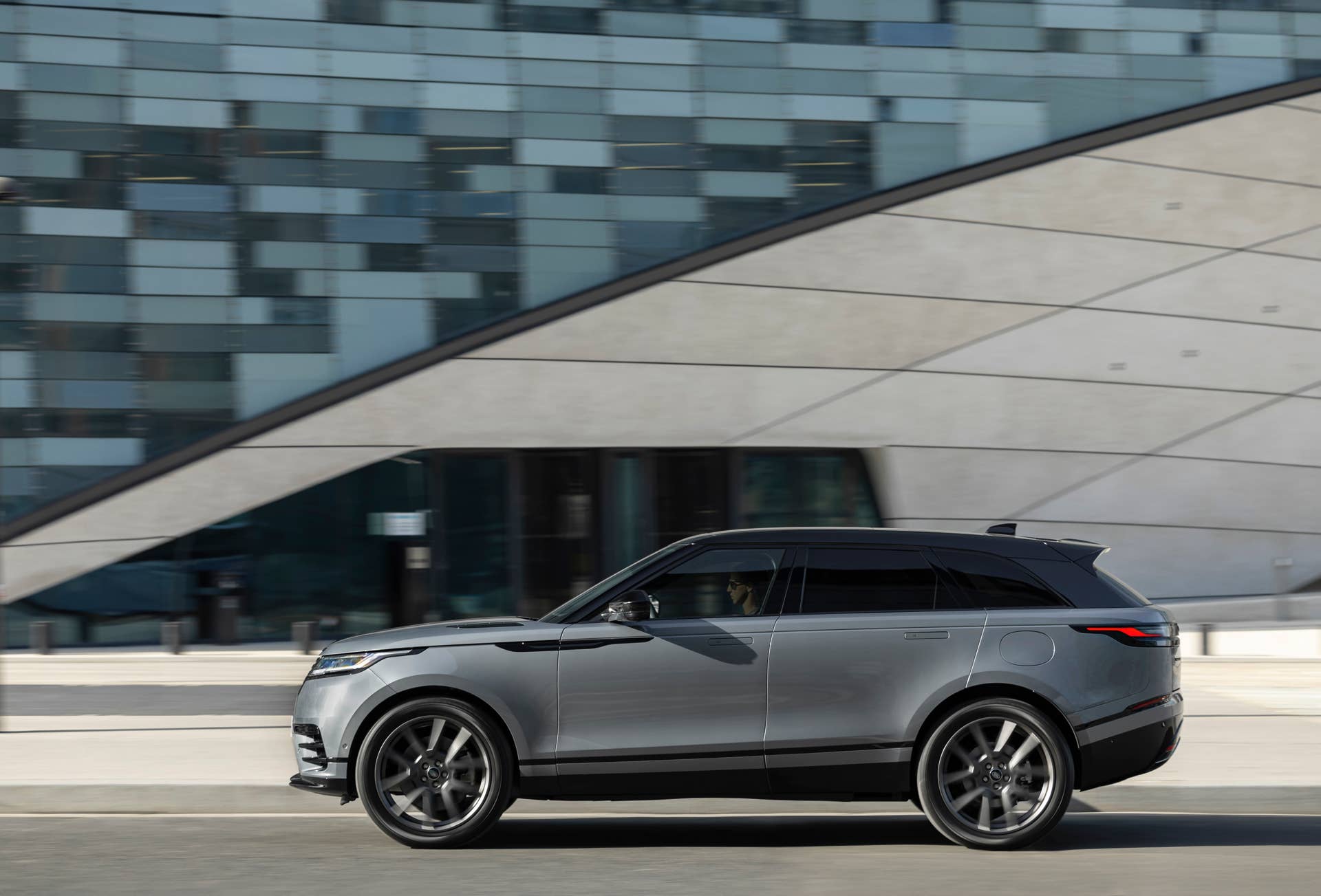 2025 Land Rover Range Rover Velar Review, Specs, Pricing, and Warranty ...